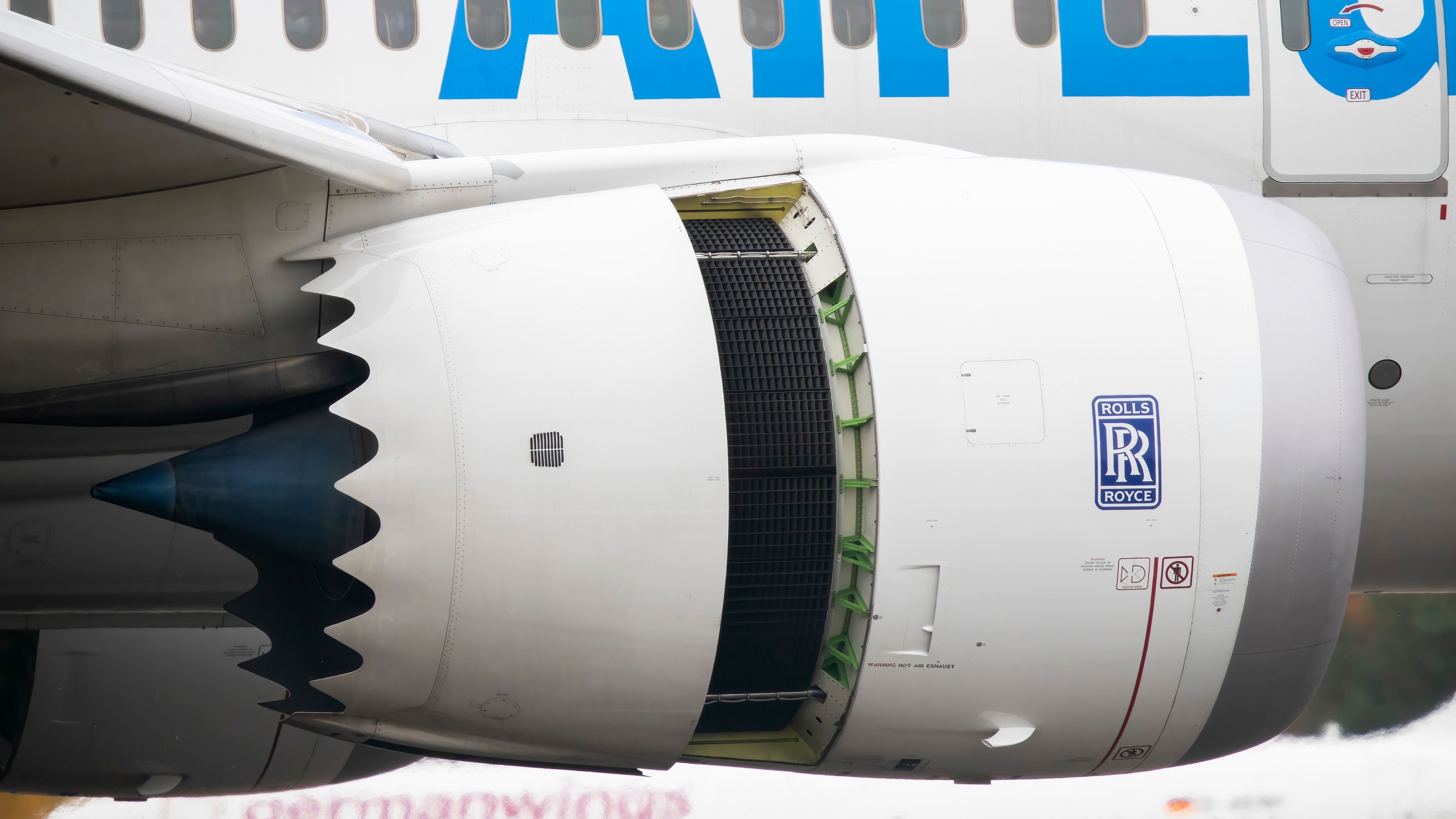 Boeing 787 Engines Boeing Pauses 777X Test Flights And Faces 787