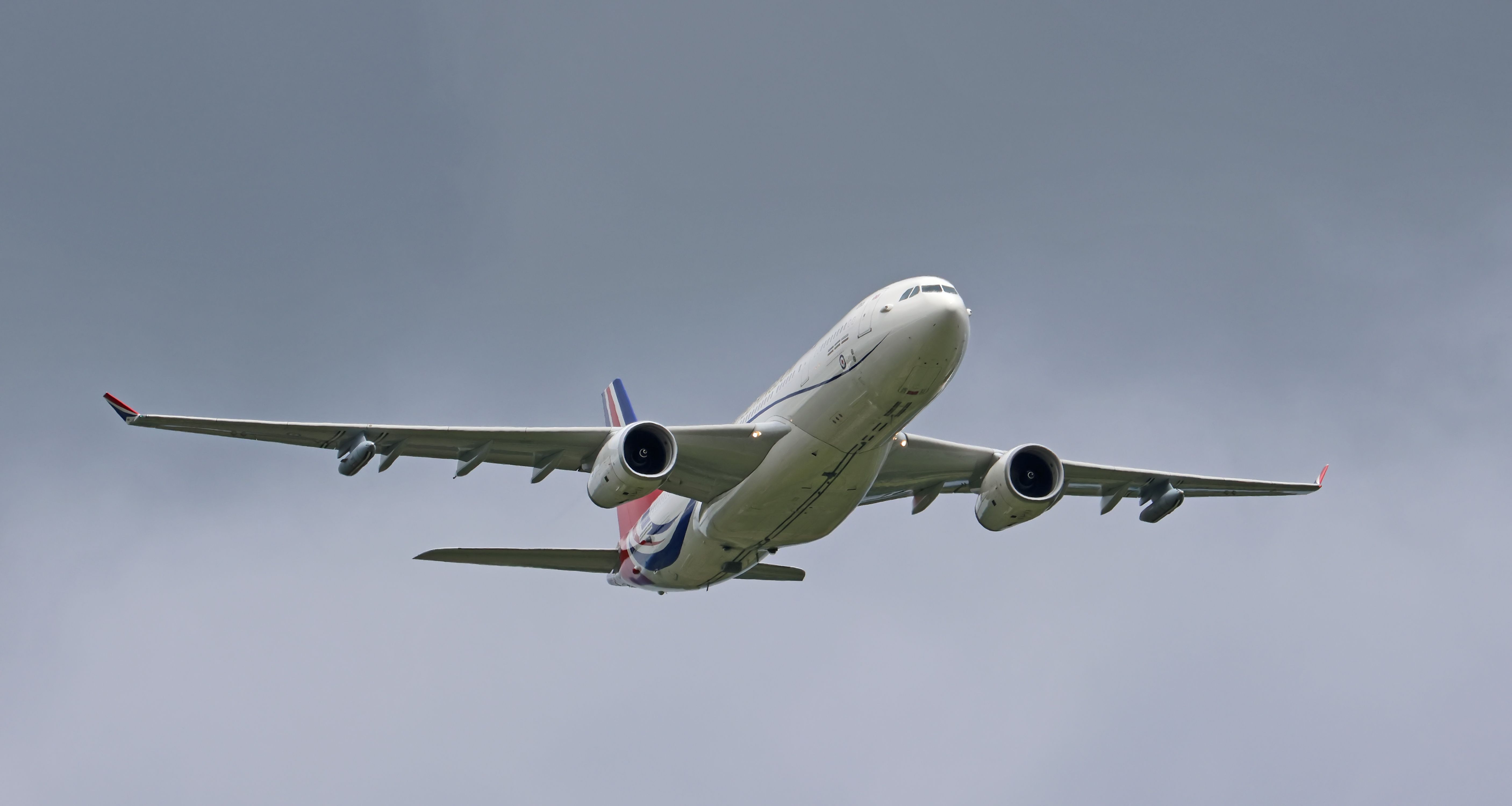 Royal Air Force Voyager "Vespina": 5 Fast Facts On The UK's Version Of ...