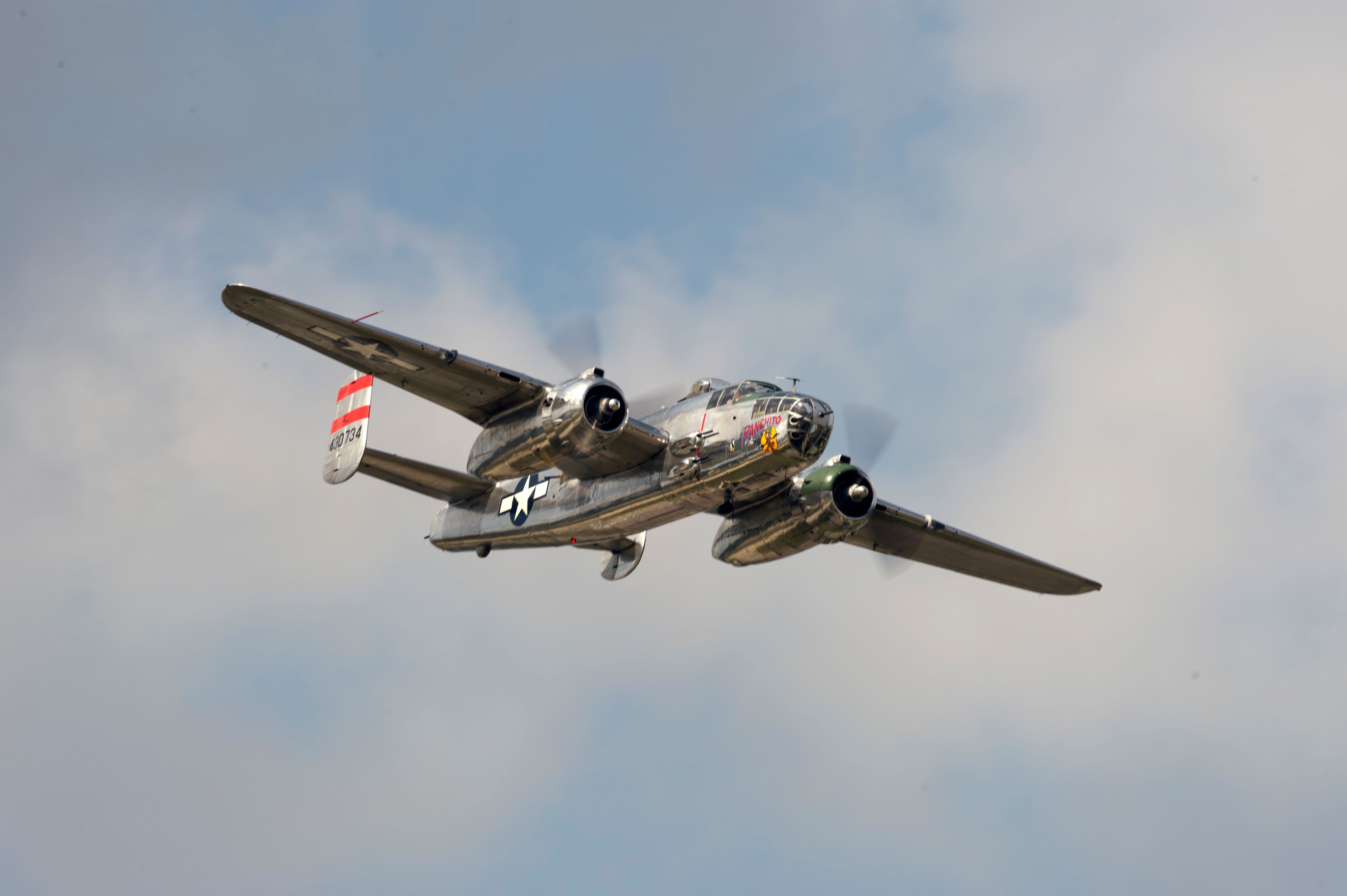 Pin-Ups, Sharks & Cartoons: A Quick History Of US Military Aircraft ...