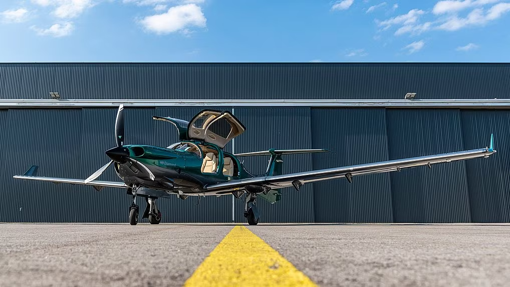 How Much Does A Diamond DA50 RG Cost?