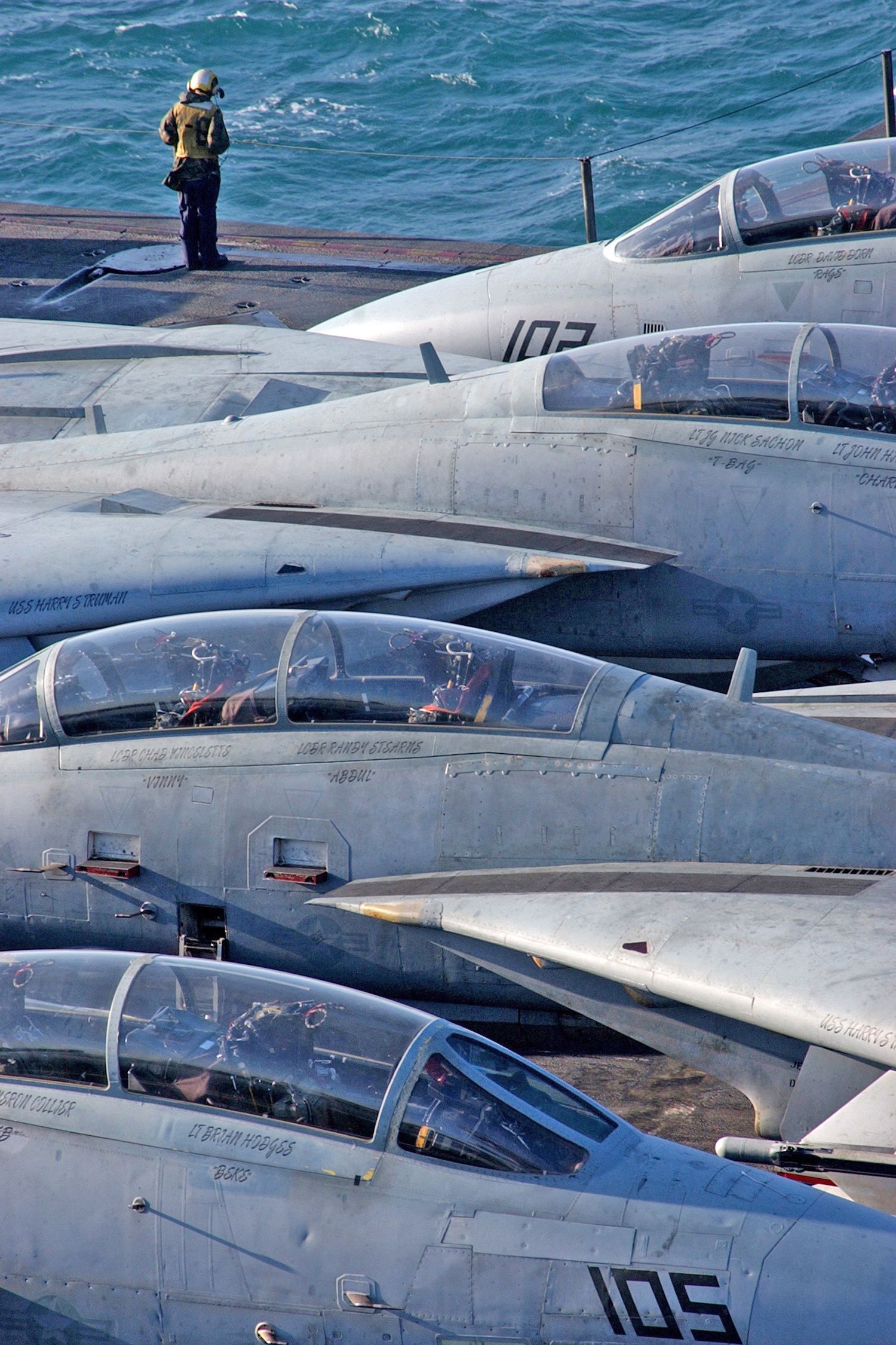 Why The US Navy's Super Tomcat 21 F-14 Fighter Jet Upgrades Never Happened