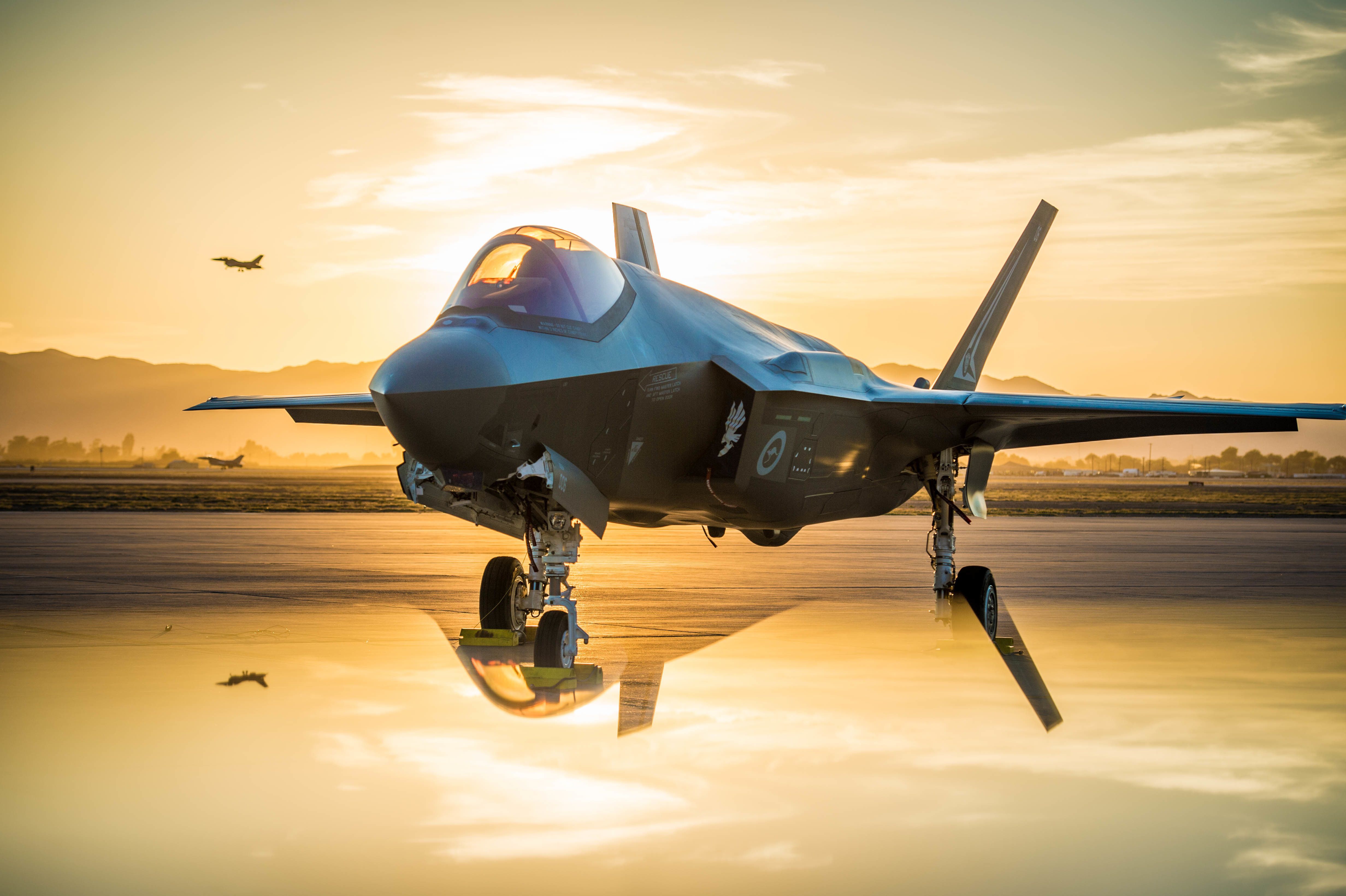 How The US F-35 Lightning II Fighter Jet Differs From China's J-35