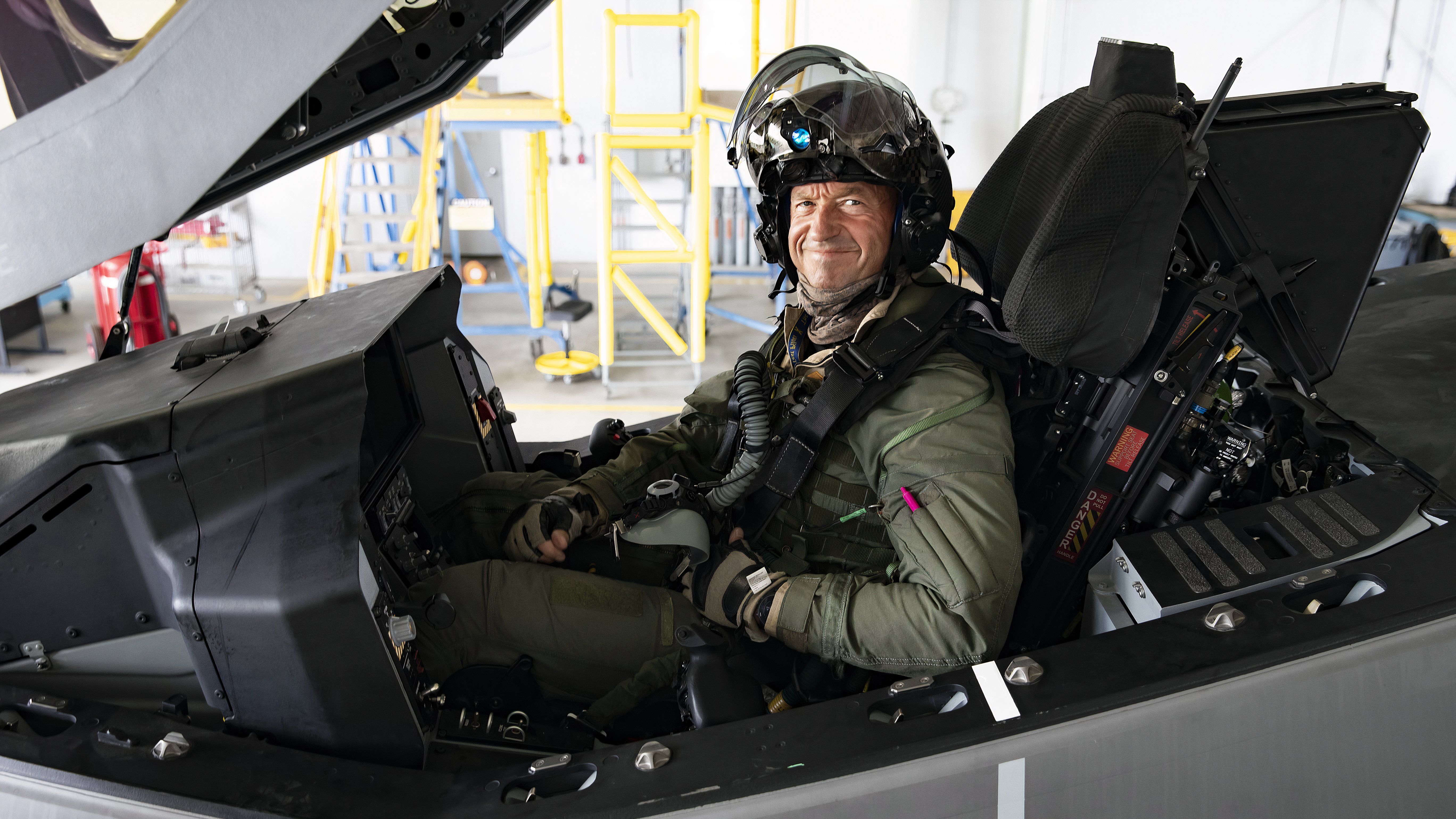 Elon Musk Claims F-35s Are A Failure & Crewed Jets Are Obsolete ...