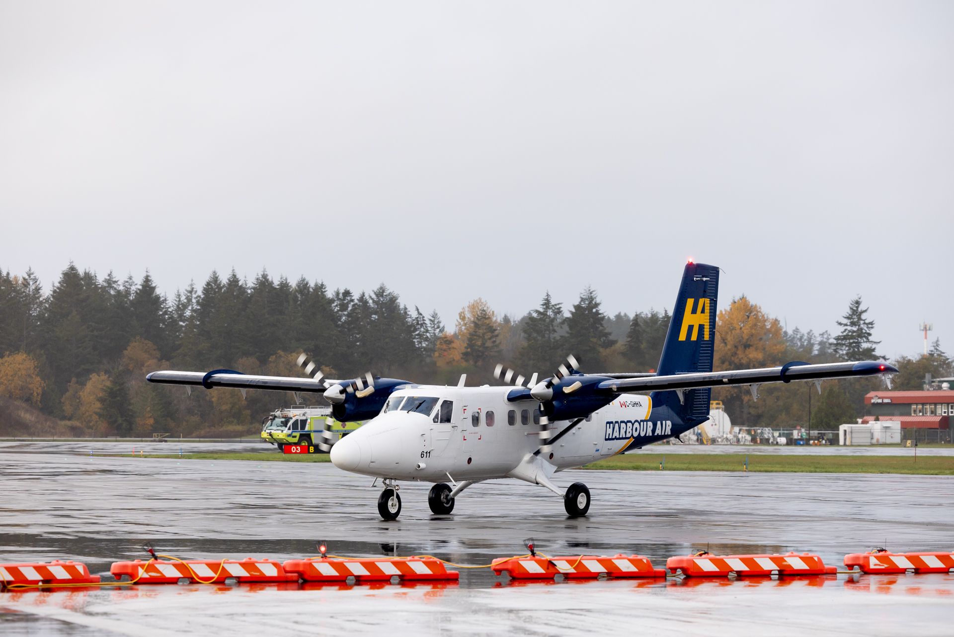 Harbour Air Launches Twin Otter Vancouver Wheeled Flights