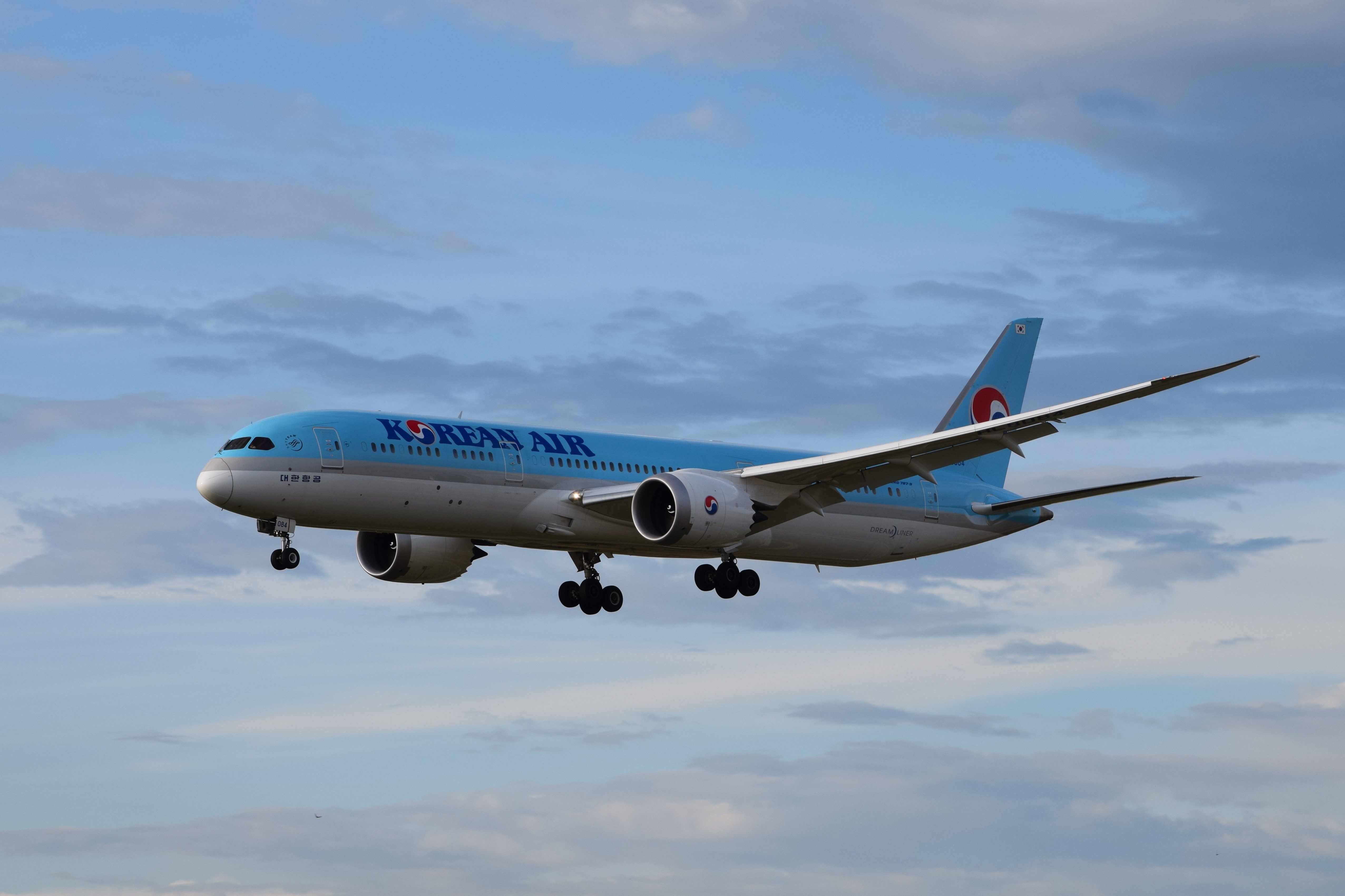 These Are The 5 Airlines Currently Flying The 787-10 To & From The US