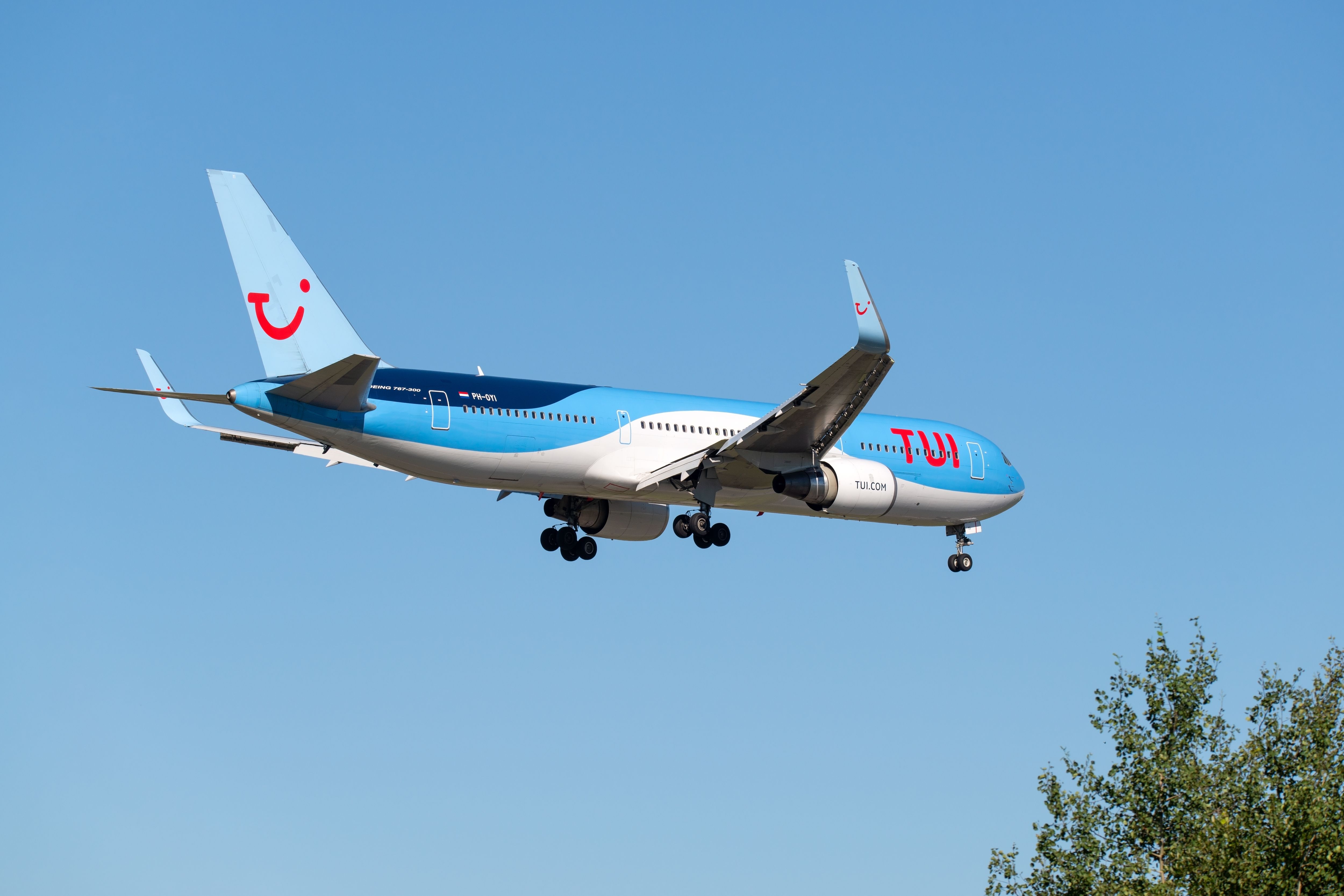 TUI Group Waves Goodbye To Its Last Boeing 767