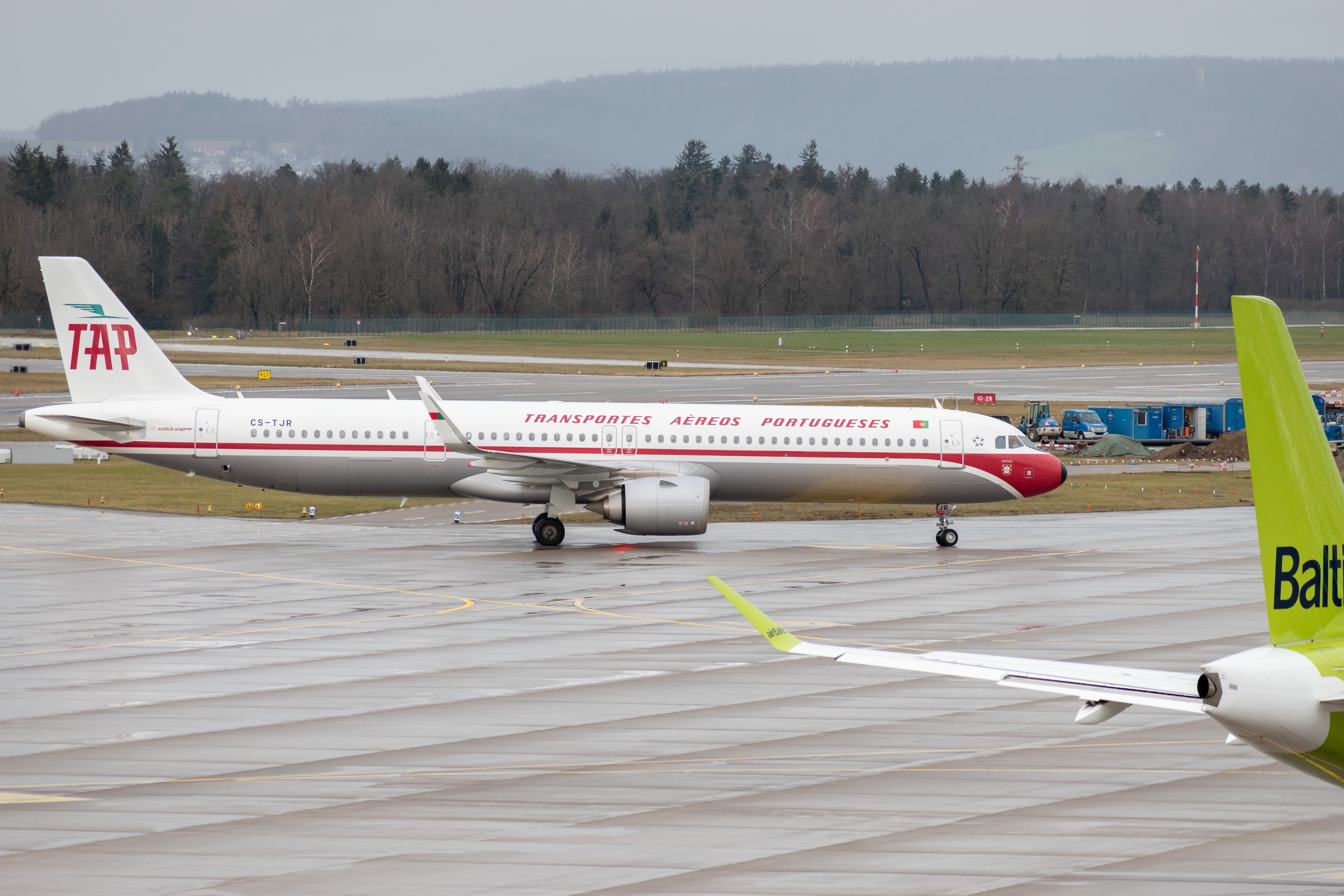 132 Hamsters Run Riot In Cargo Hold Of TAP Air Portugal Airbus A321 ...