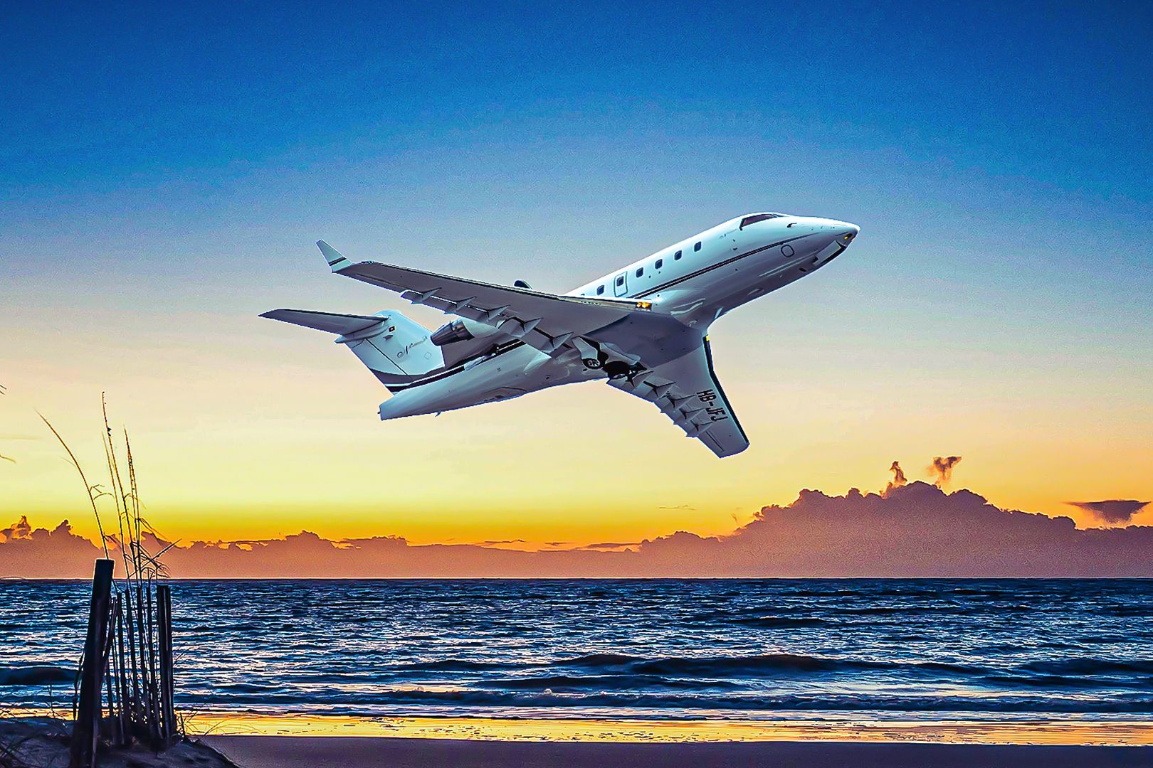 Bombardier Challenger 600 series jets offer impressive speeds and ...