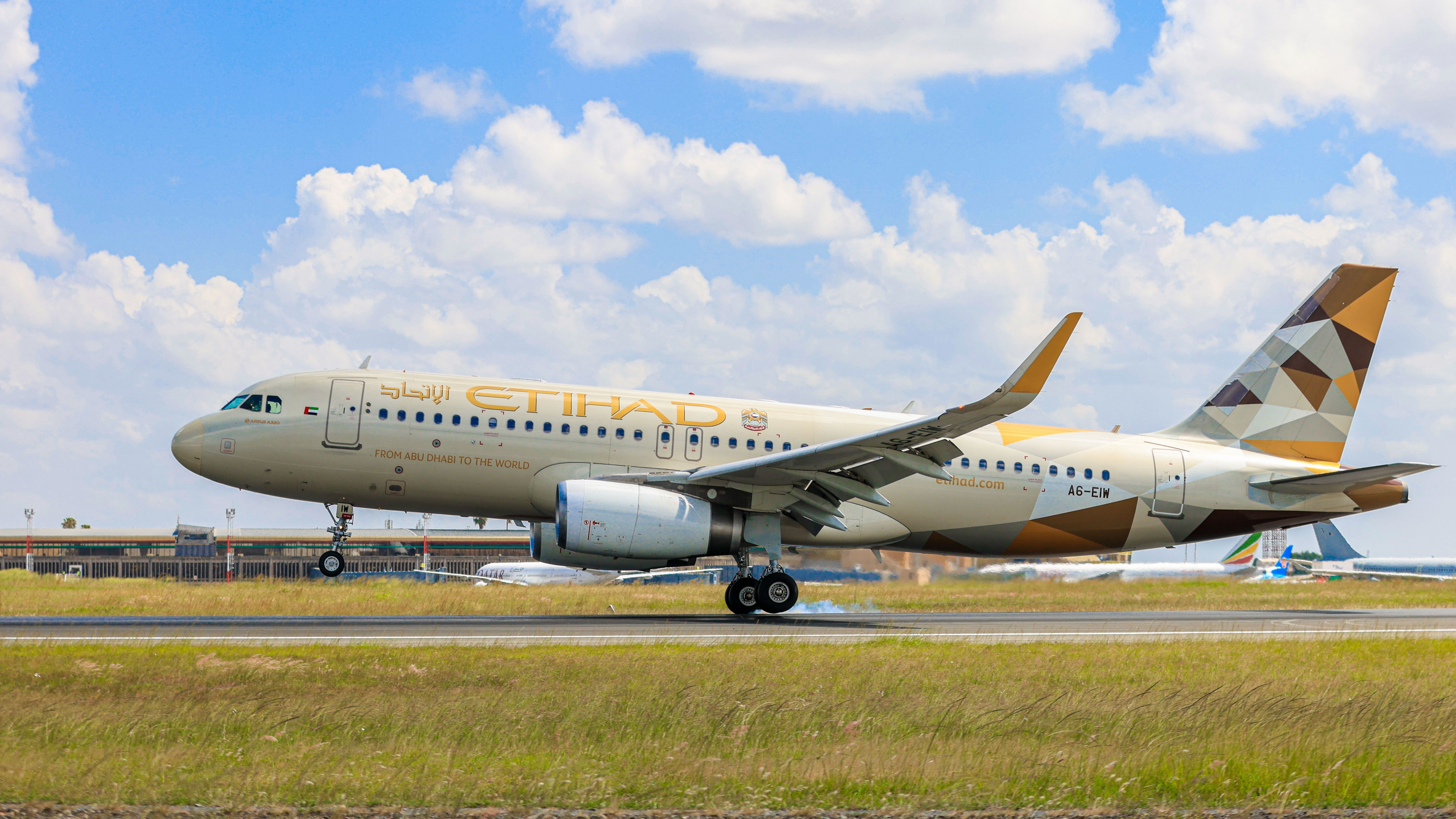 Etihad Airways Begins Airbus A380 Service To Singapore