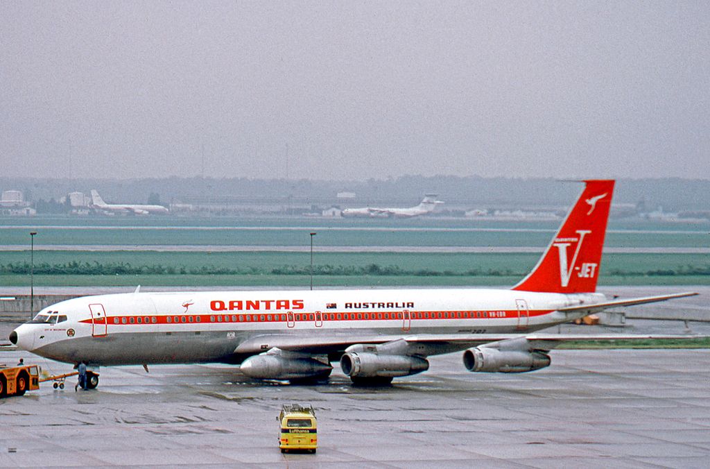 History: The Evolution Of Qantas' Livery