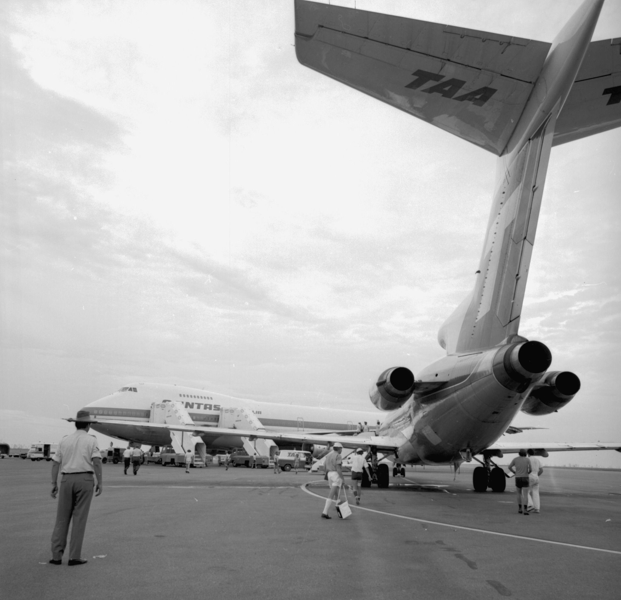 50 Years Ago: Qantas' Boeing 747s Help Evacuate Darwin Residents After Cyclone Tracy