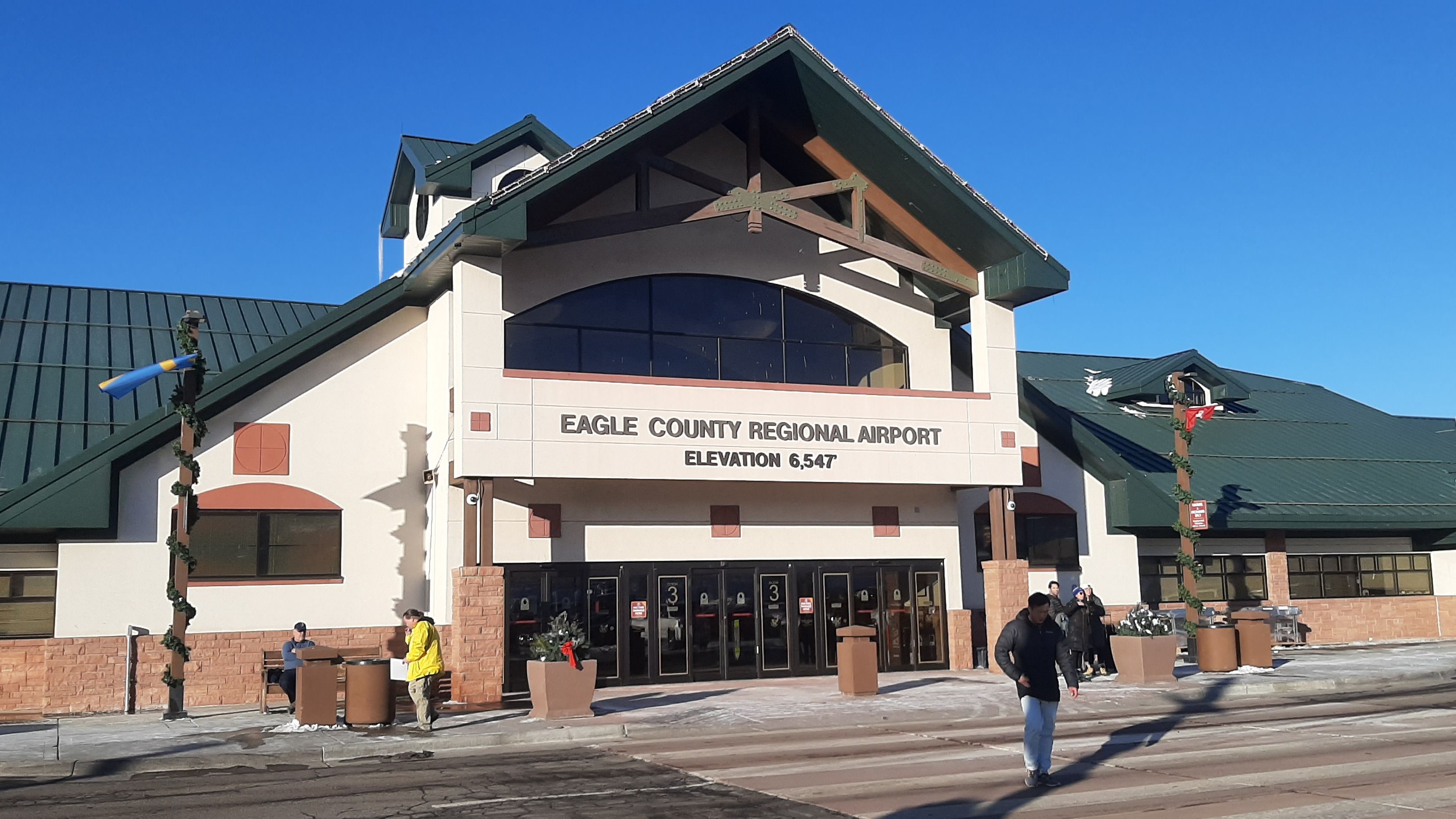 Frontier Airlines Begins 3 New Direct Flights Into Vail's Eagle County ...