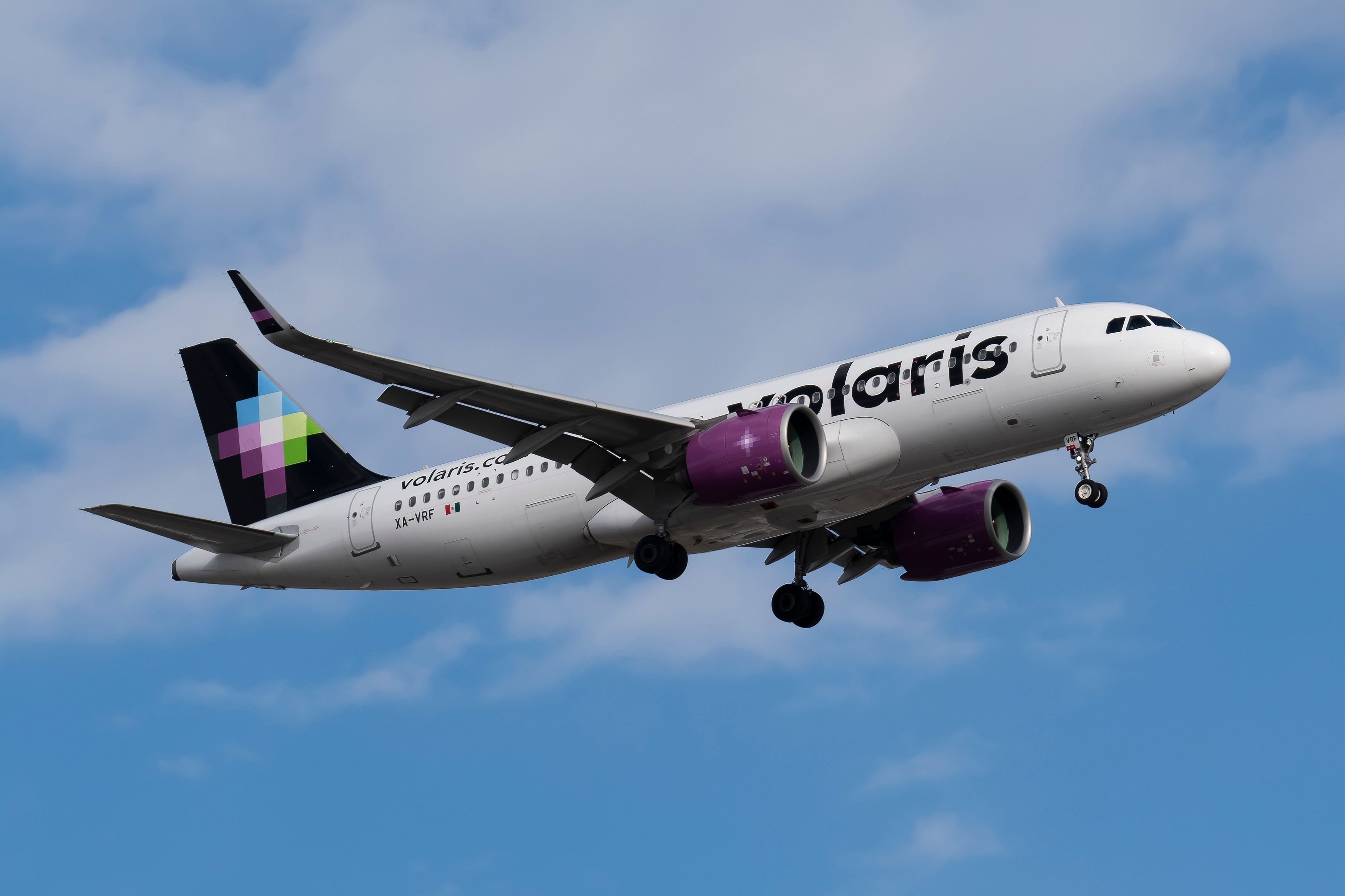 How Do Volaris' Annual Pass & v.pass Subscriptions Differ?
