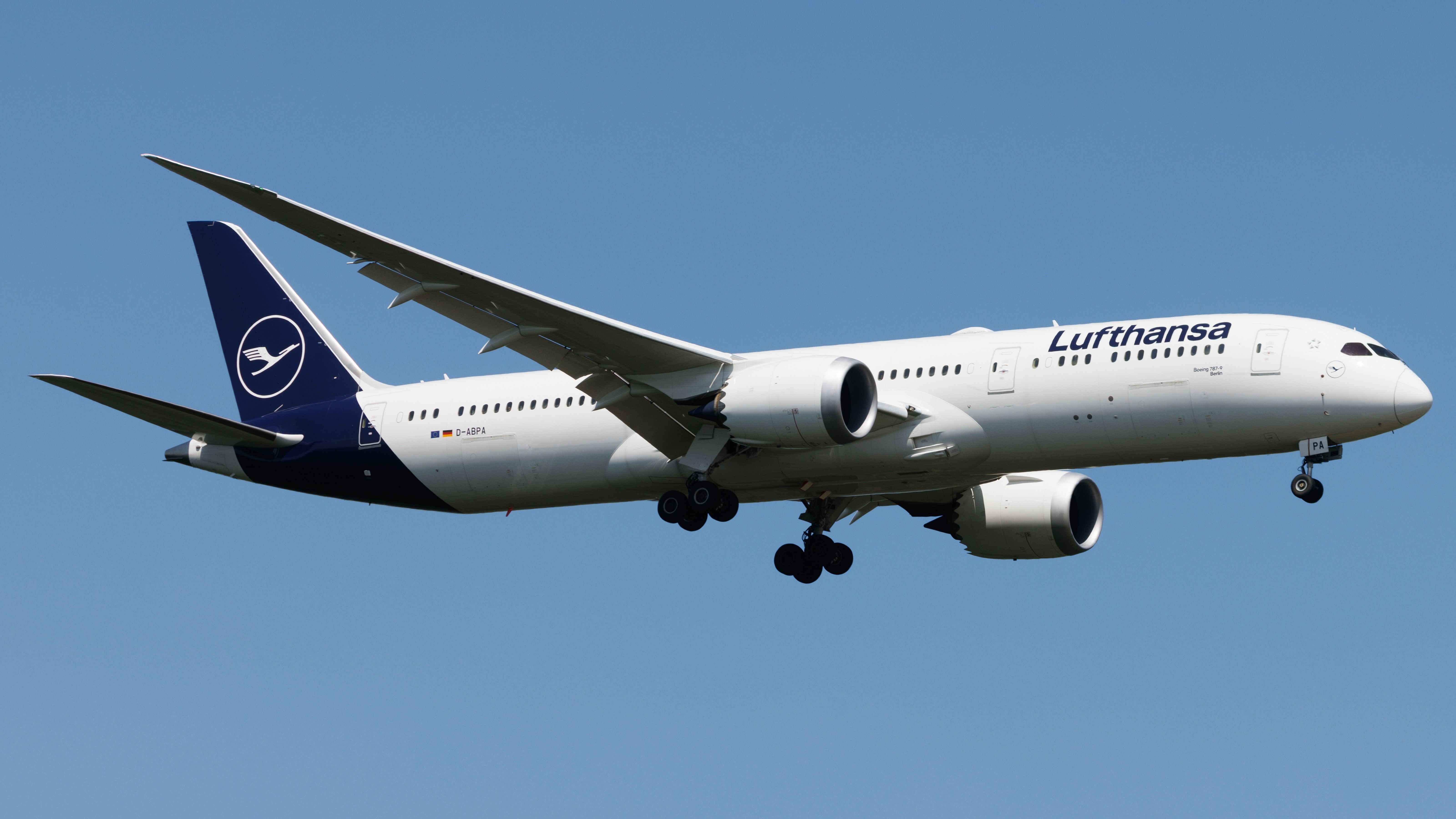Lufthansa Boeing 787 Deliveries Delayed As New Allegris Seat Awaits FAA ...