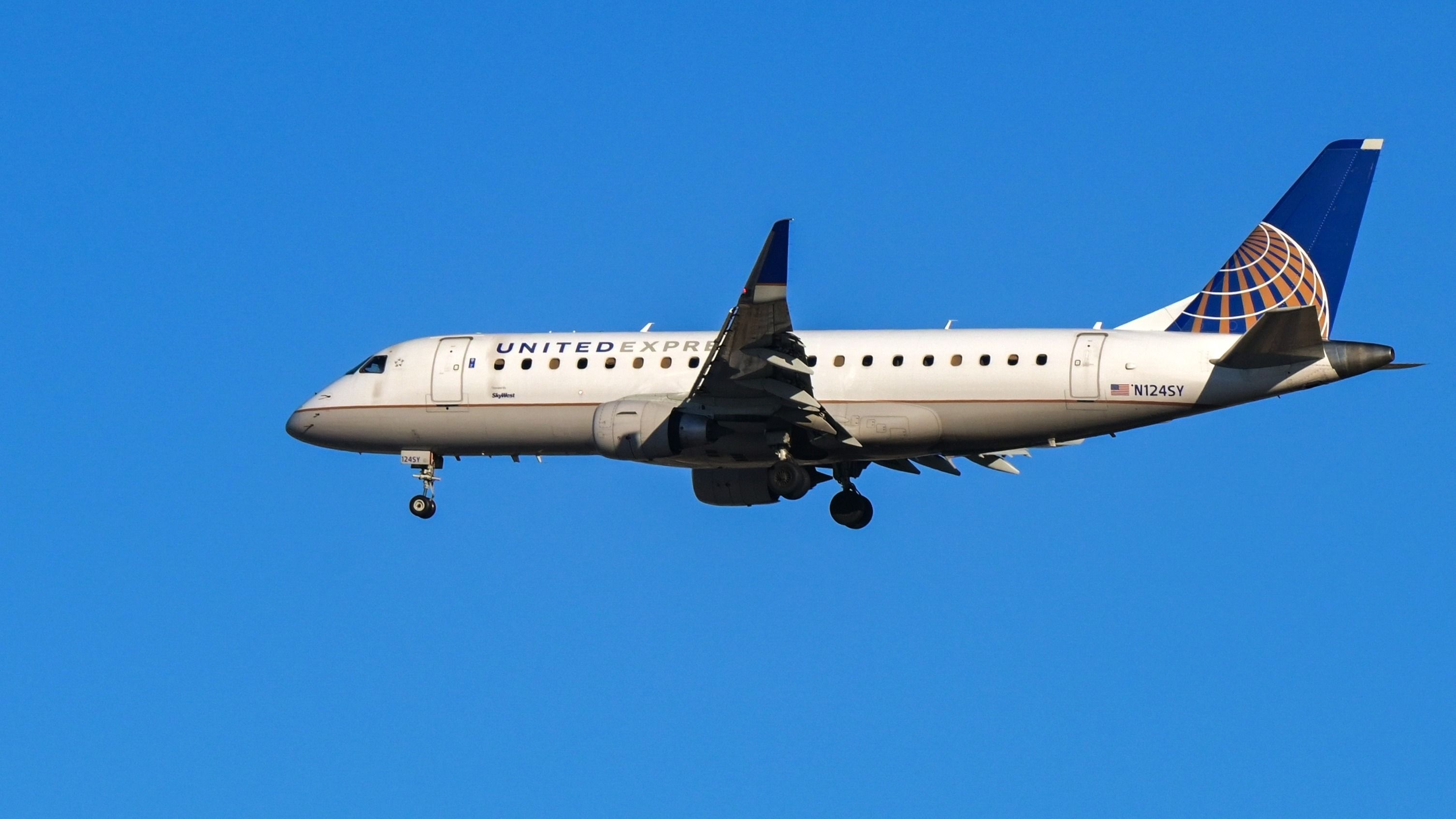 United Airlines Reveals New Embraer E175 Route Between Houston ...