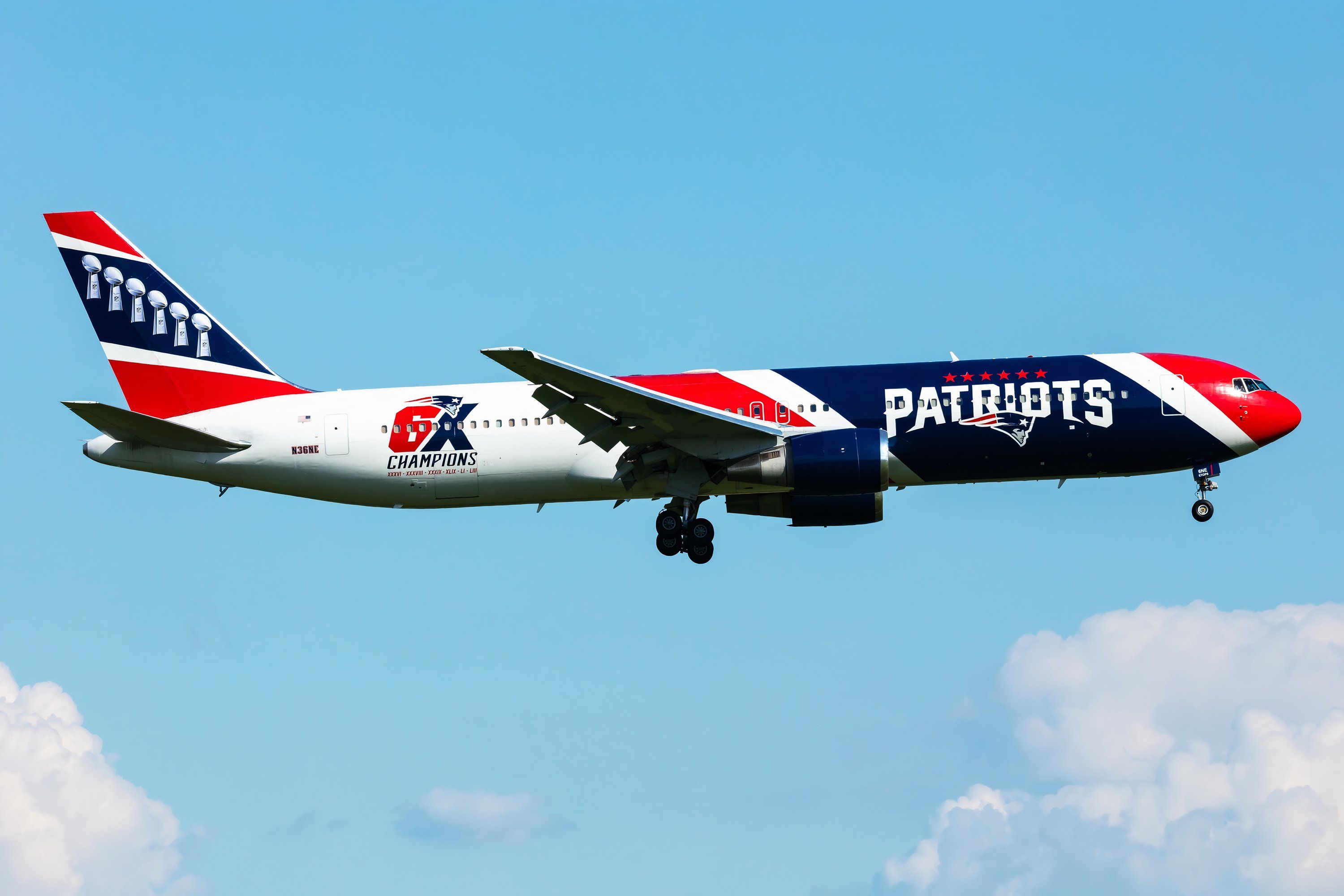 A Guide To How NFL Teams Transport Their Large Football Teams