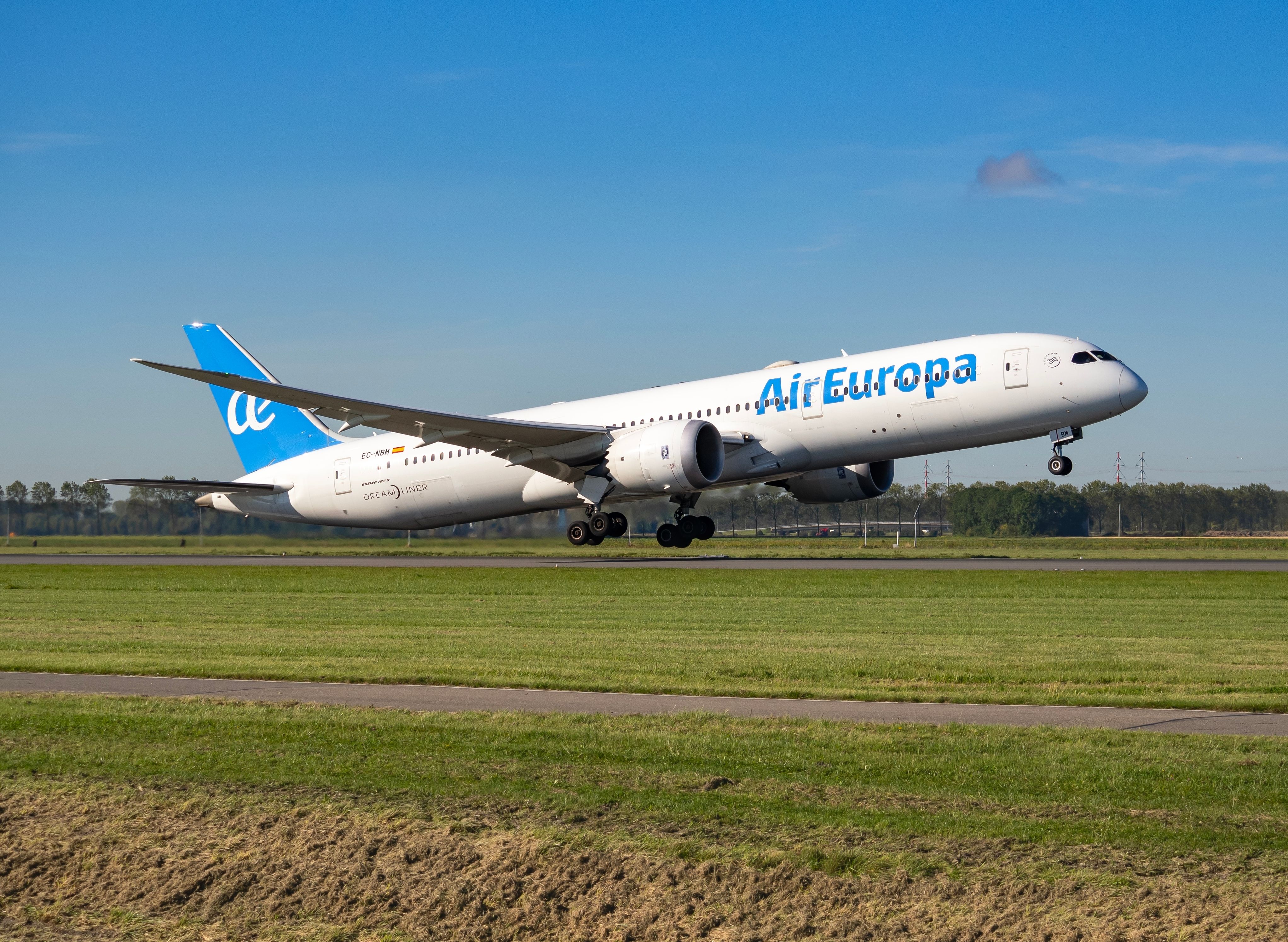 Business Class On Air Europa: Here's What You Get