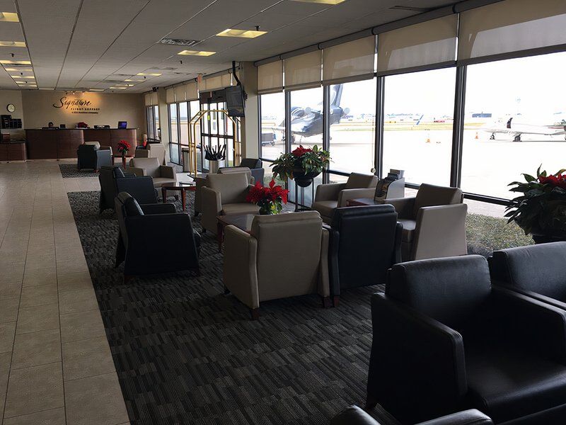 The Benefits Of Flying A Semi-Private Air Carrier