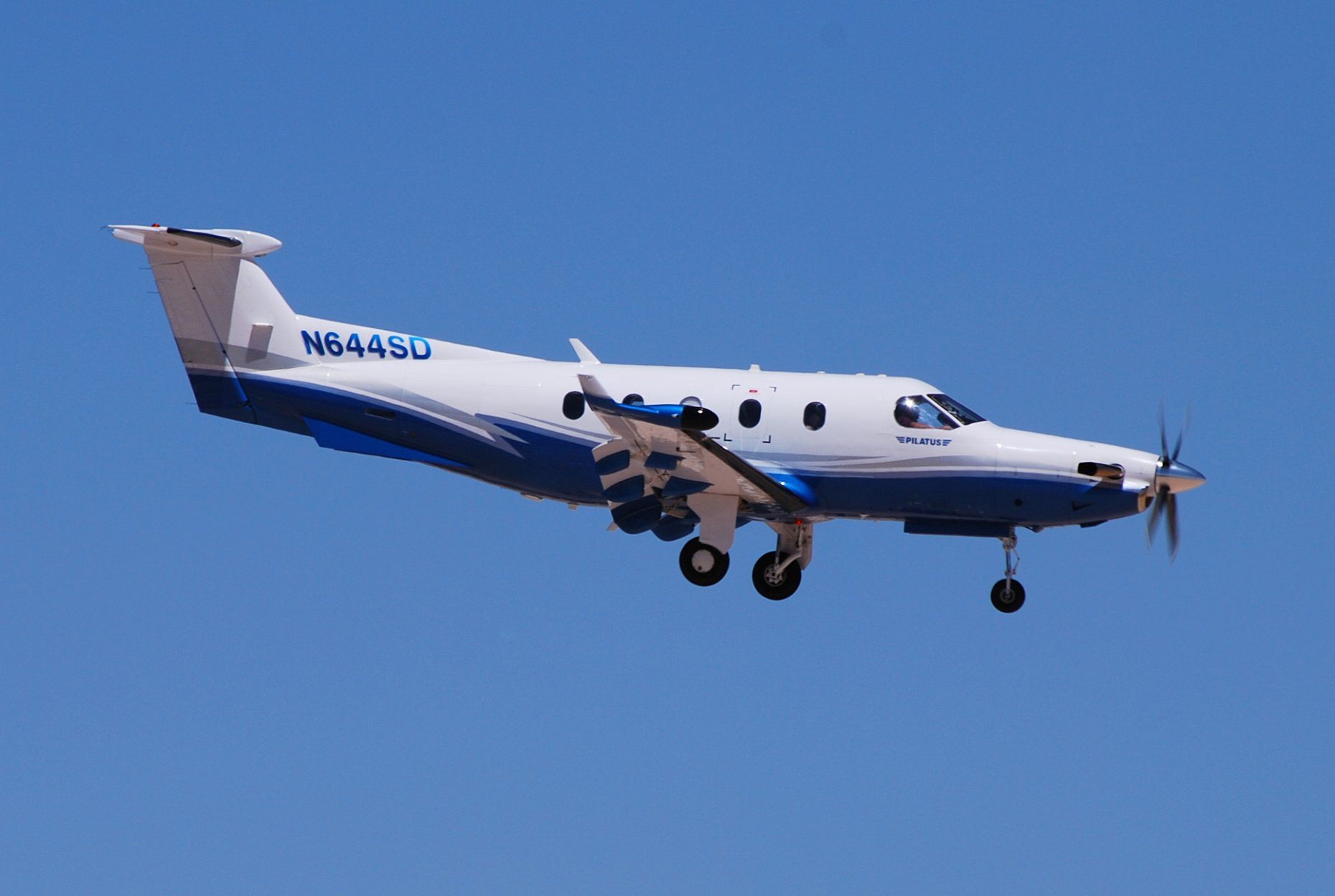 A Look At 4 Unique Differences Between The Pilatus PC-12 And The ...