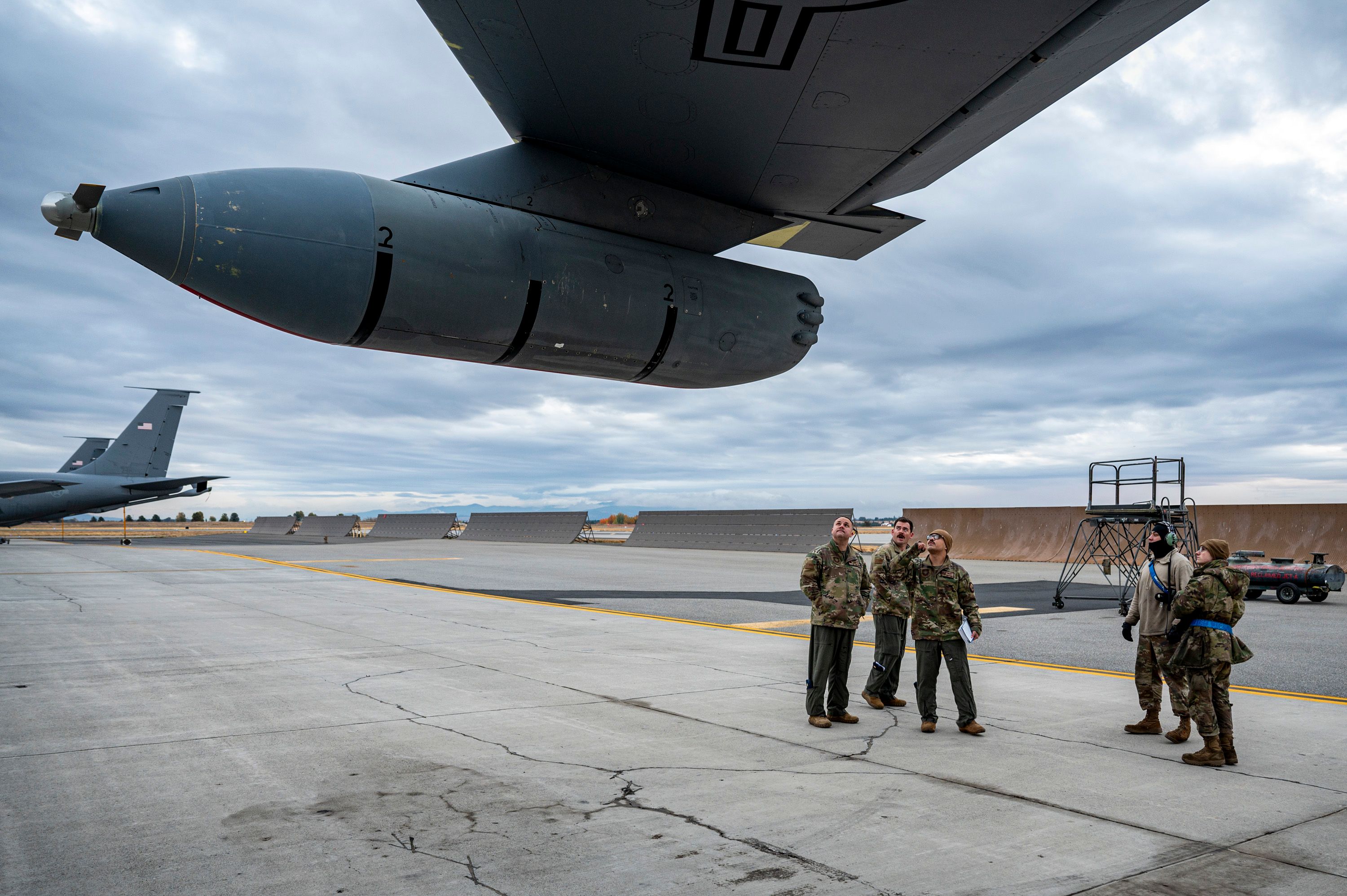 How The US Air Force Fixes Aircraft Fuel Leaks To Keep The Fleet Flying