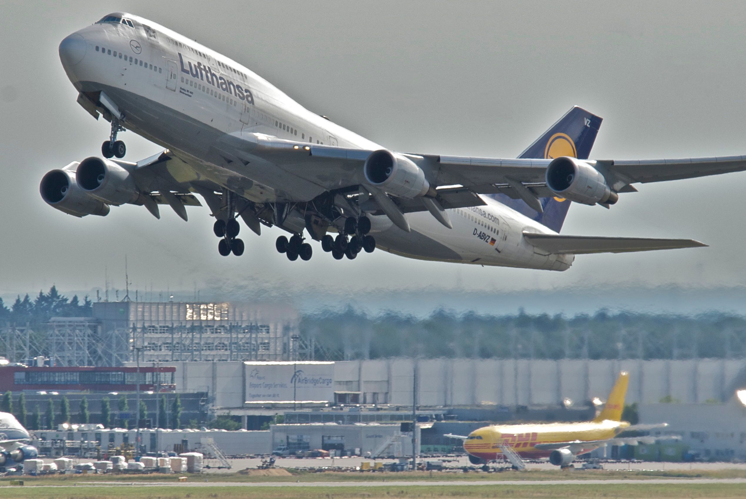 The World's Only 4 Passenger 747s With Over 100,000 Hours That Are Still Flying