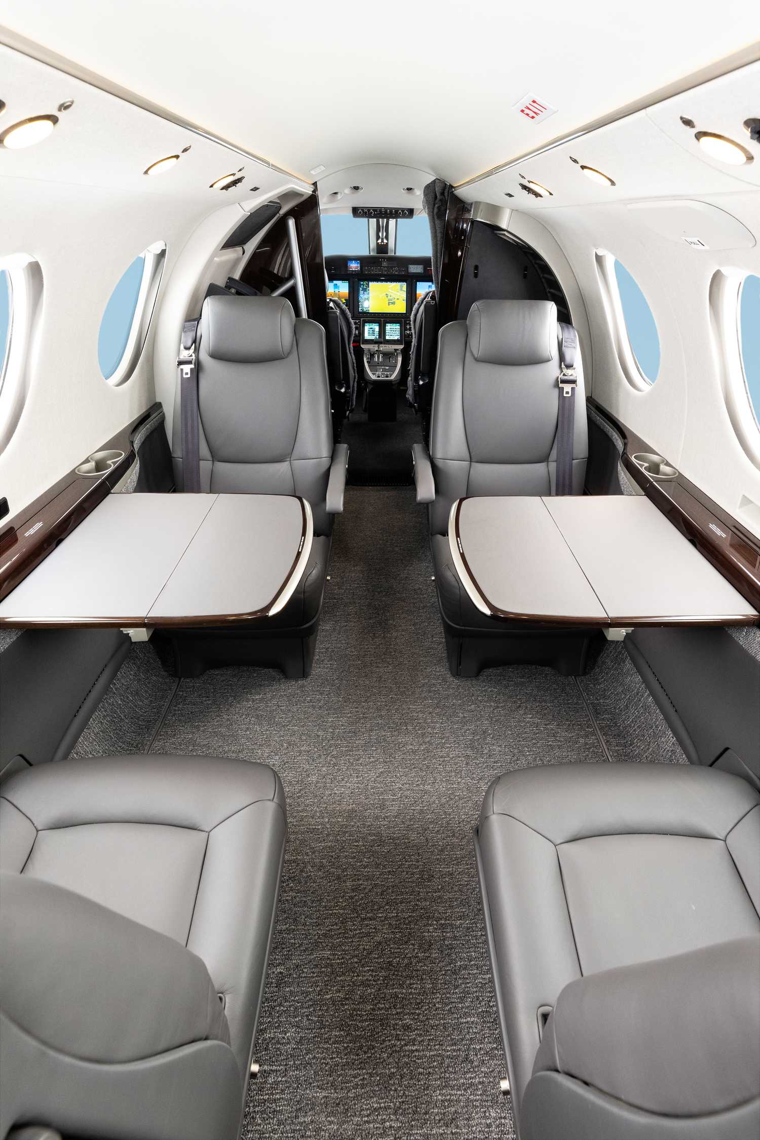 A Look At 4 Unique Differences Between The Pilatus PC-12 And The ...