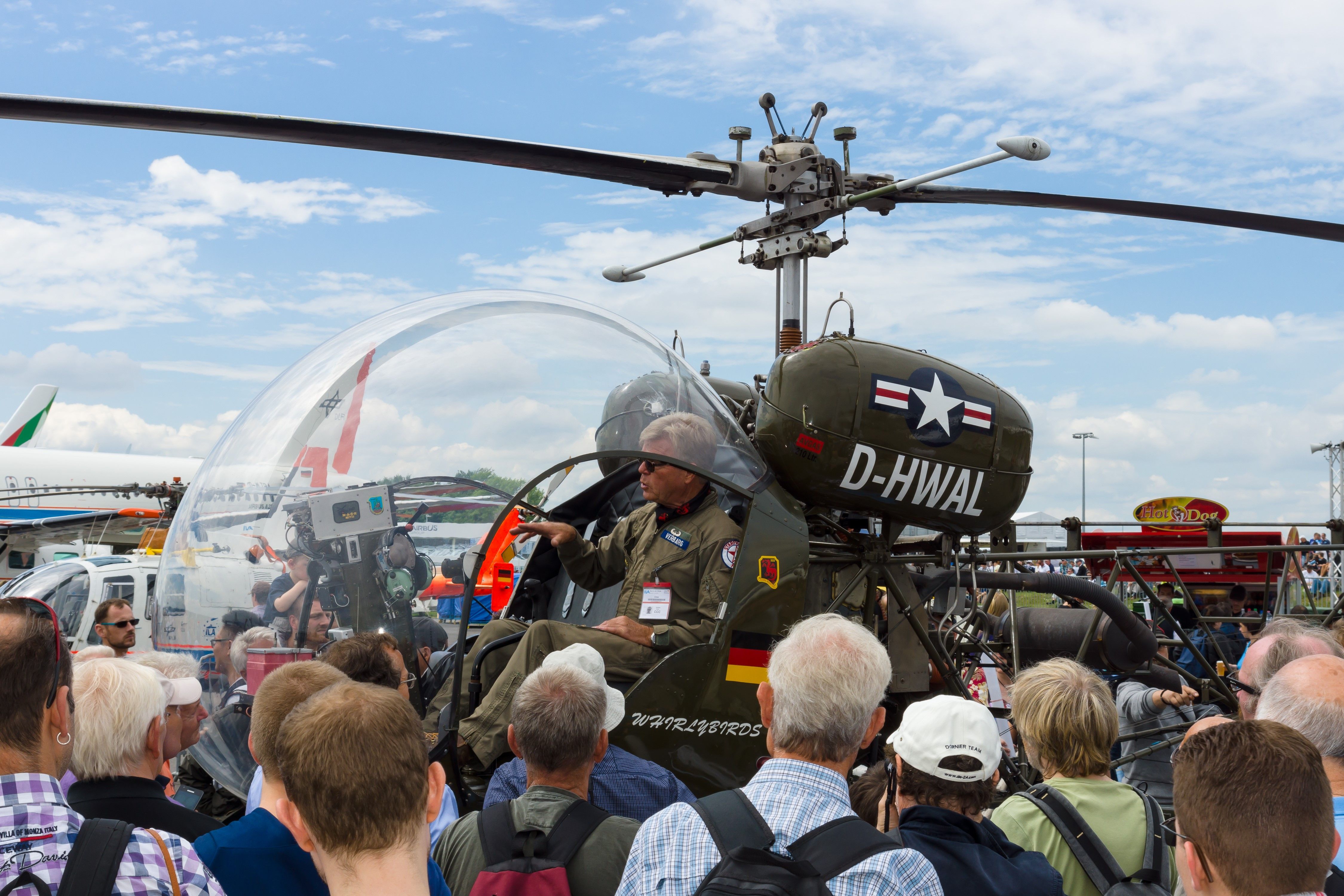 The Oldest Bell Helicopter: A Guide To The Bell 47 Helicopter