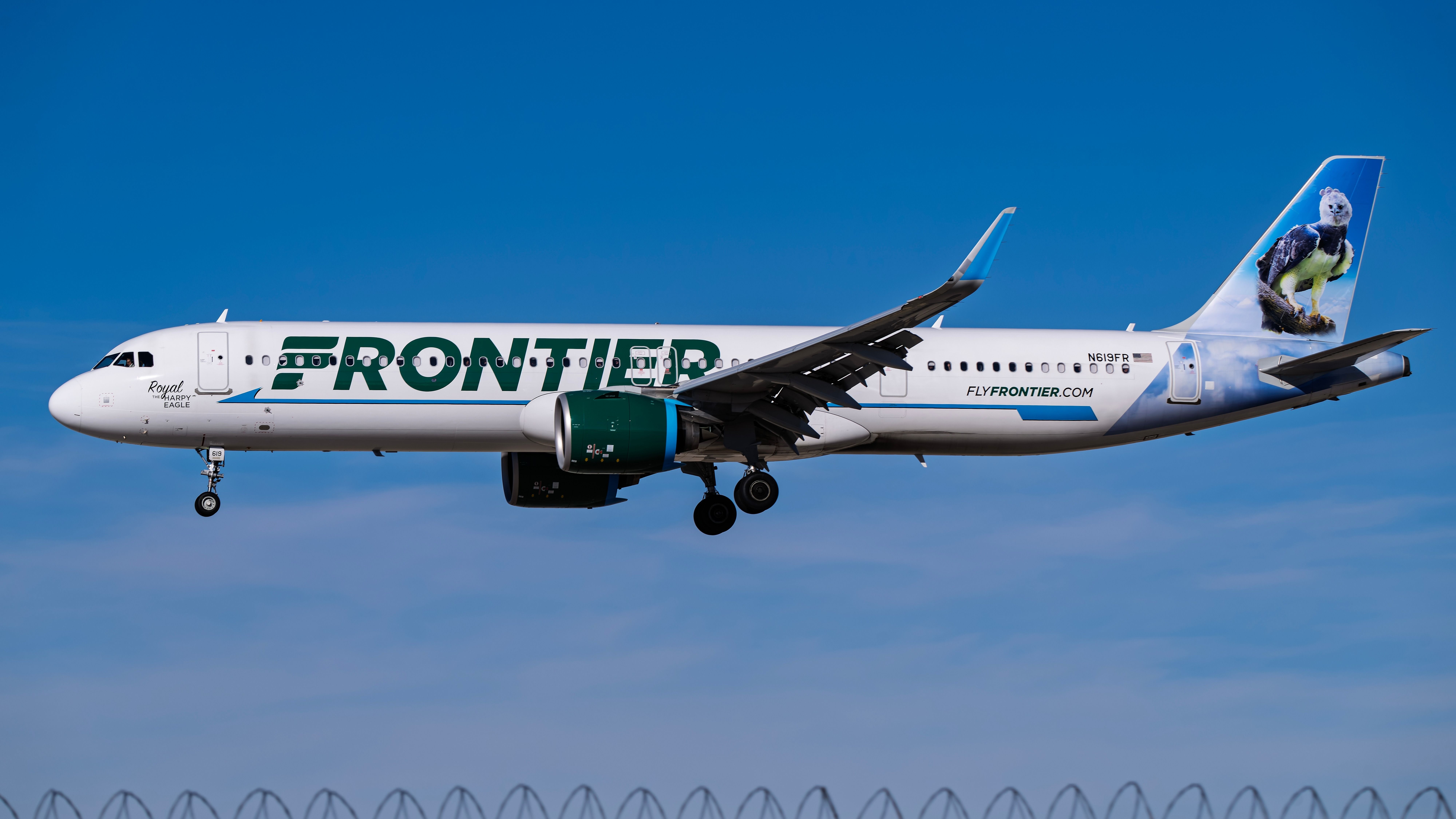 UFC Champion Khabib Nurmagomedov Kicked Off Frontier Airlines Flight ...