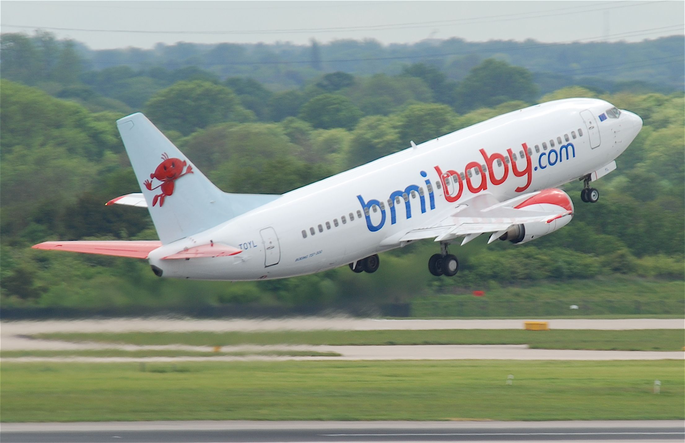 9 Defunct European Airlines With Distinctive Liveries We Miss