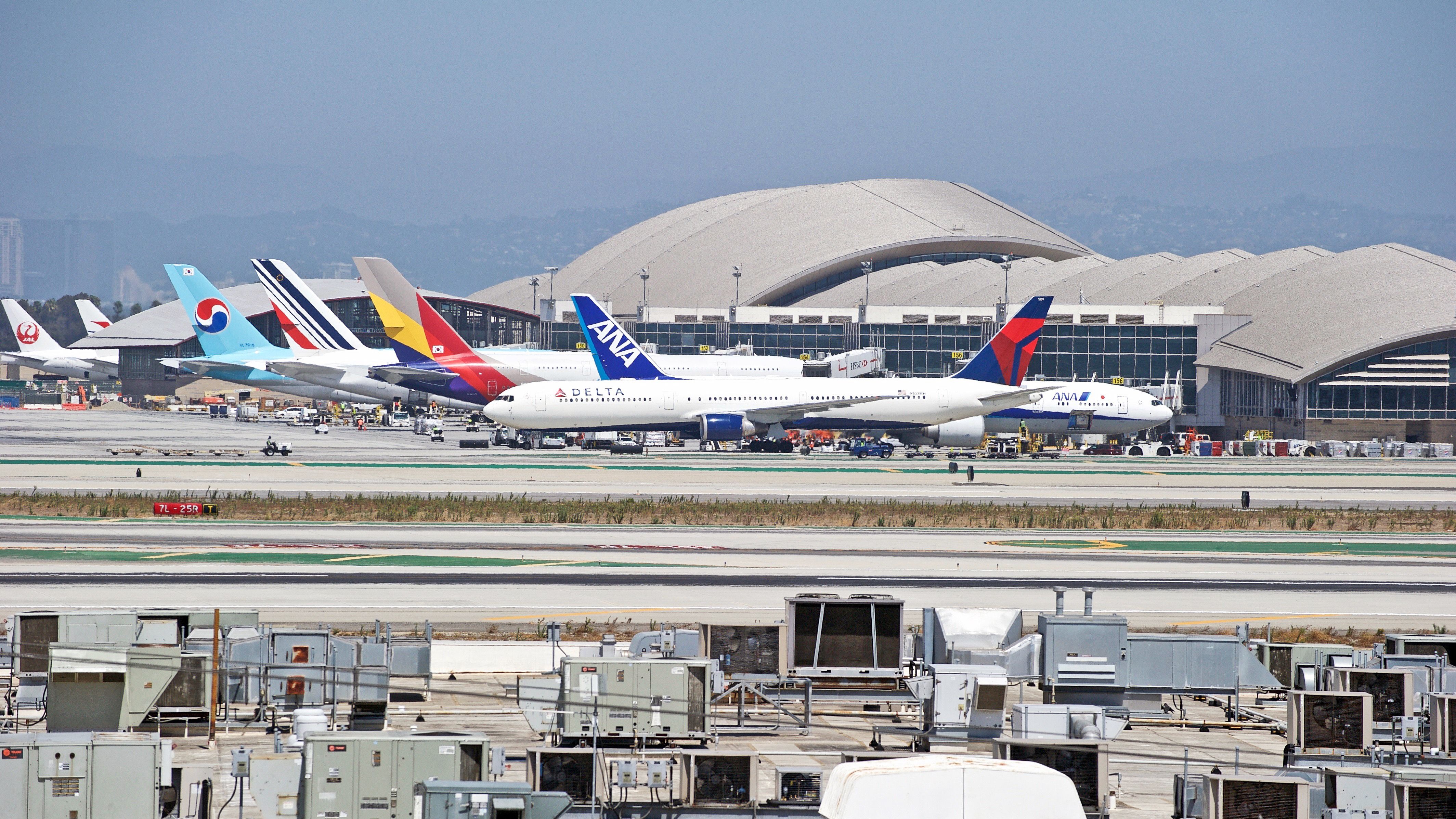 Which Airline Is Most On-Time? Cirium & OAG Disagree