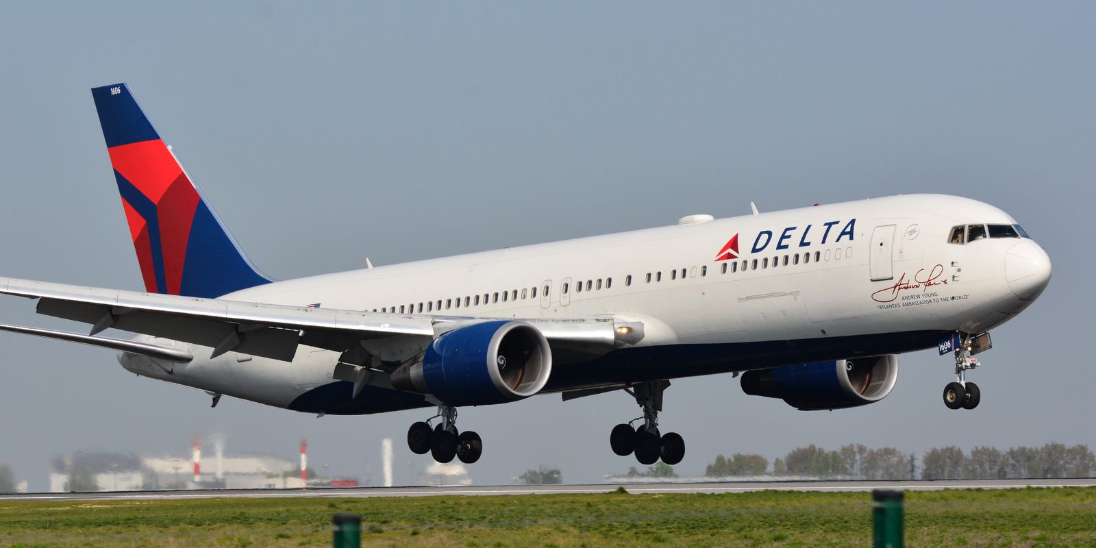Delta Air Lines Boeing 767-300ER Returns To Salt Lake City Due To ...