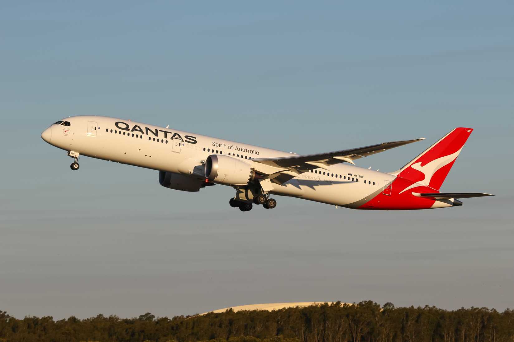 Carry-On & Checked Bags On Qantas: What To Know Before You Fly