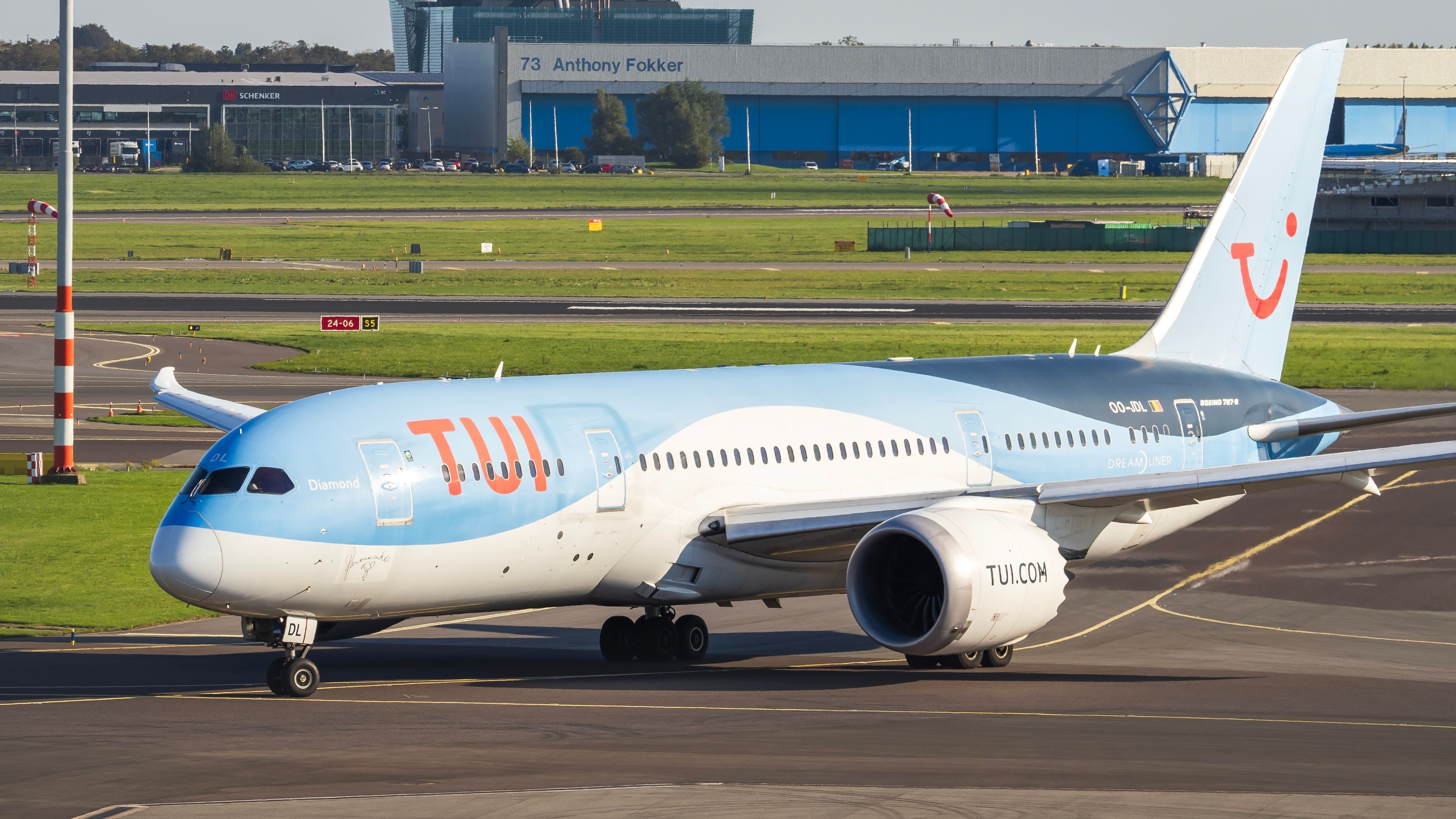 TUI Belgium Will Suspend All Long-Haul Flights & Retire Final Boeing 787