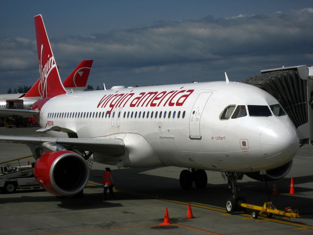 The Time Sir Richard Branson Helped Virgin America 'Free Love Field' In ...