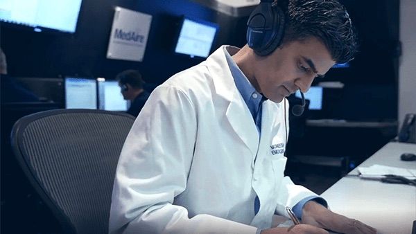 How This Company Helps Flight Attendants Handle Inflight Medical ...