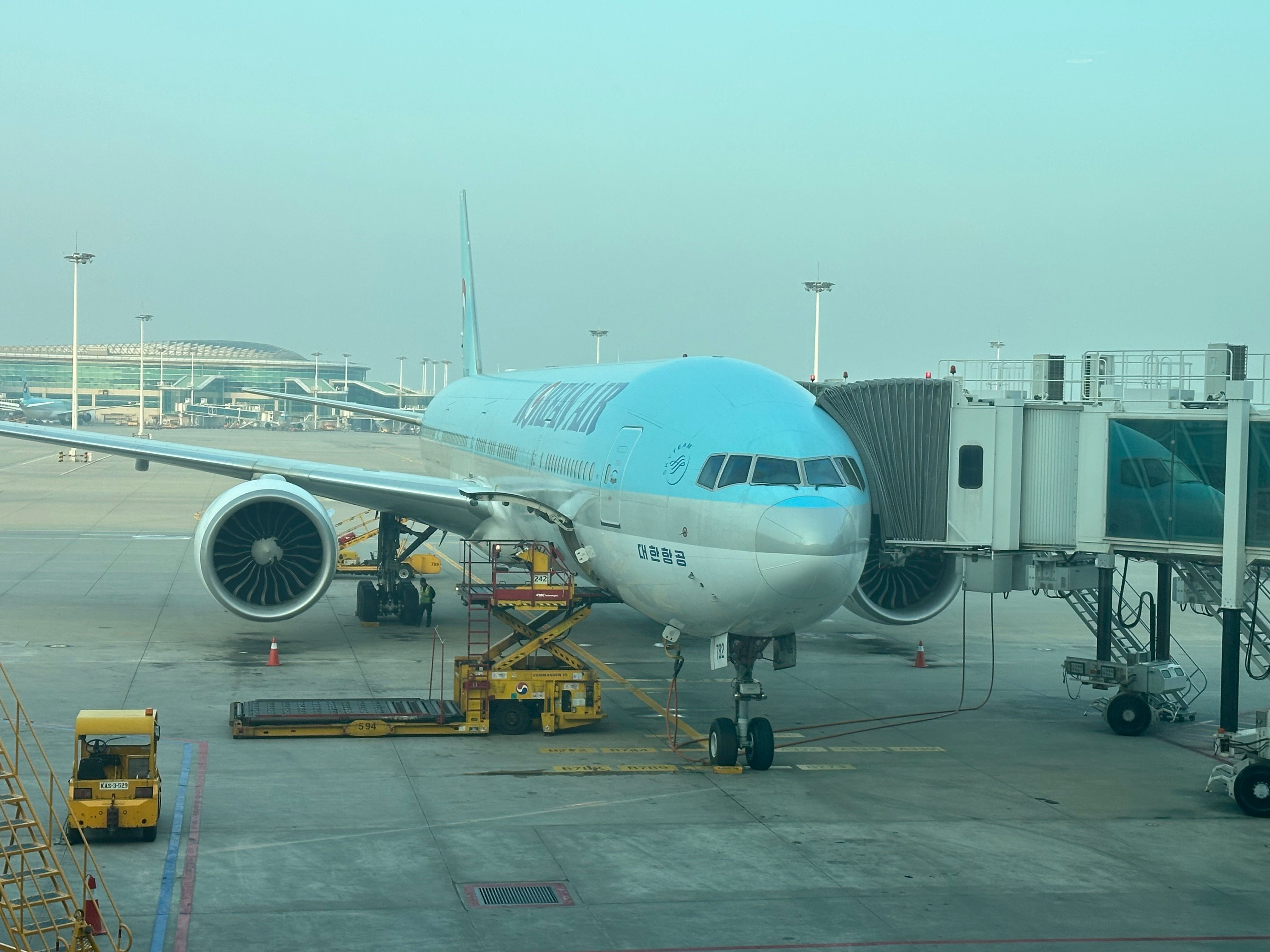 Flight Review: Korean Air Boeing 777-300ER Business Class From Sydney ...