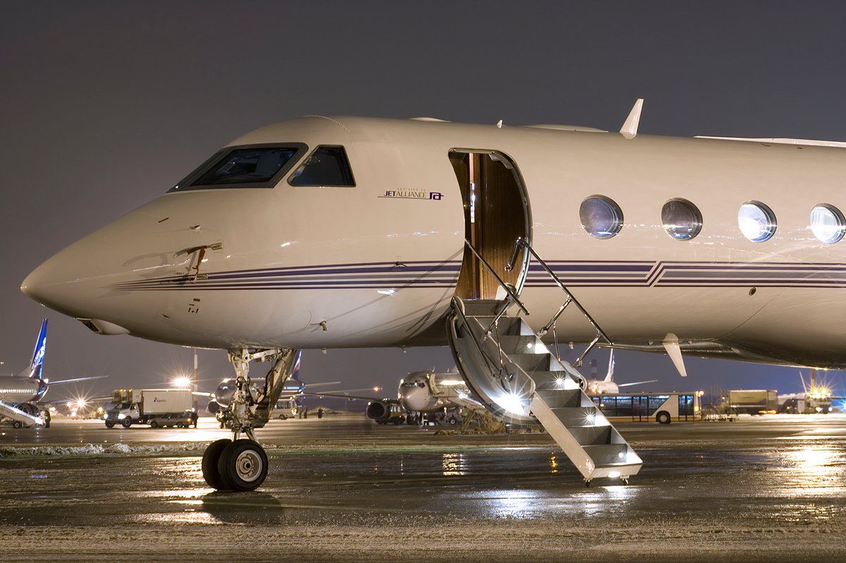 This Is Why Elon Musk Loves Flying Gulfstream Private Jets