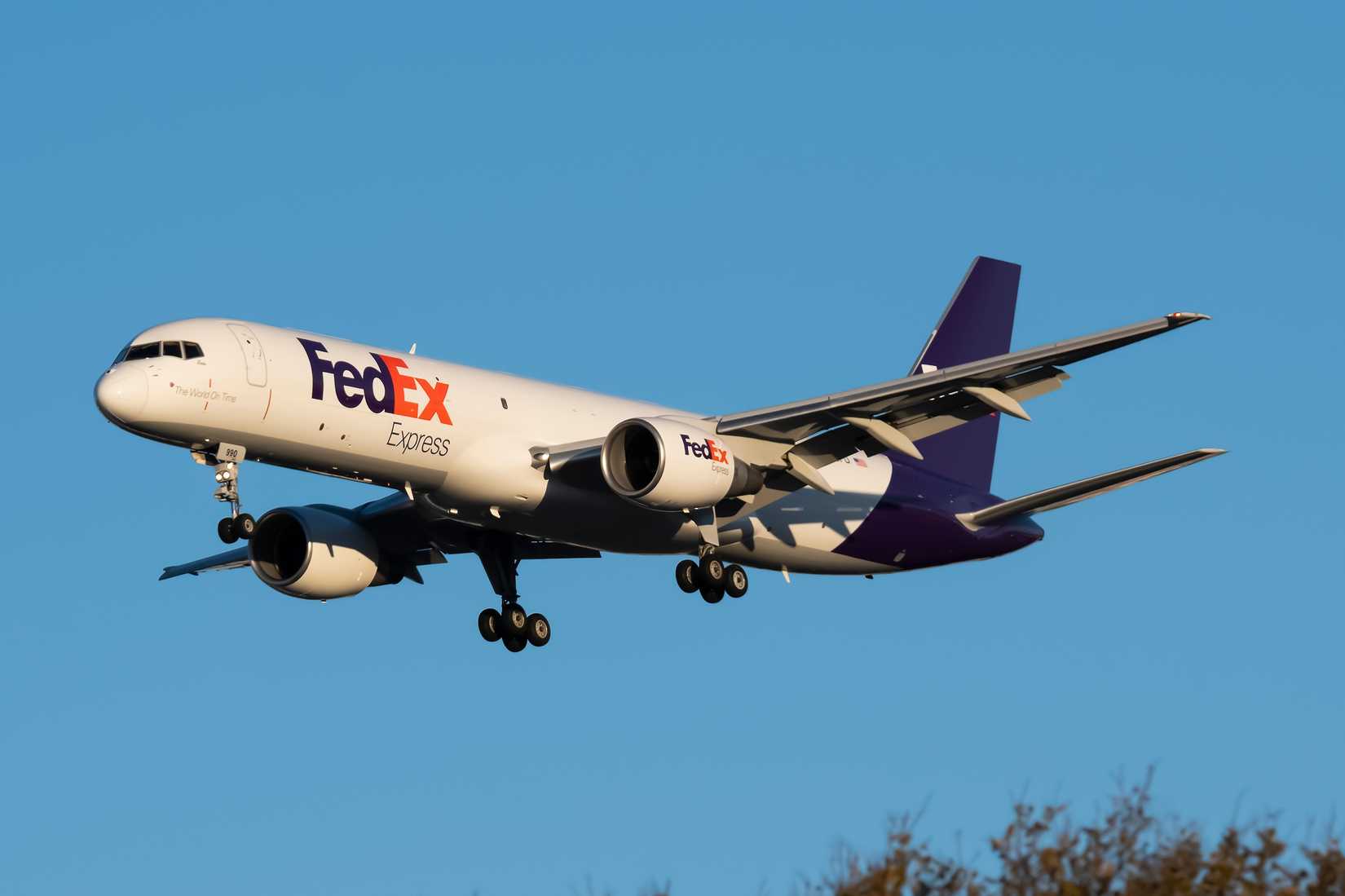 NTSB Deems Broken Wire Responsible For FedEx Boeing 757 Gear-Up Landing