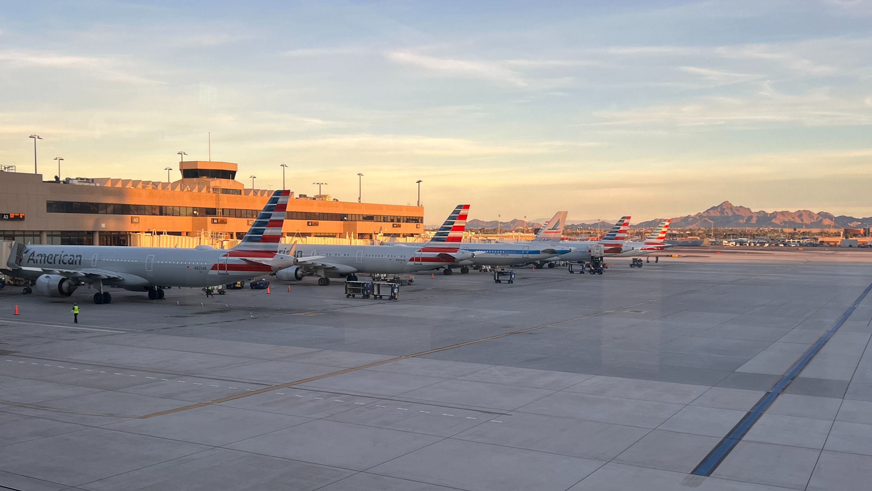 Here's Why American Airlines Relies On Its Phoenix Hub