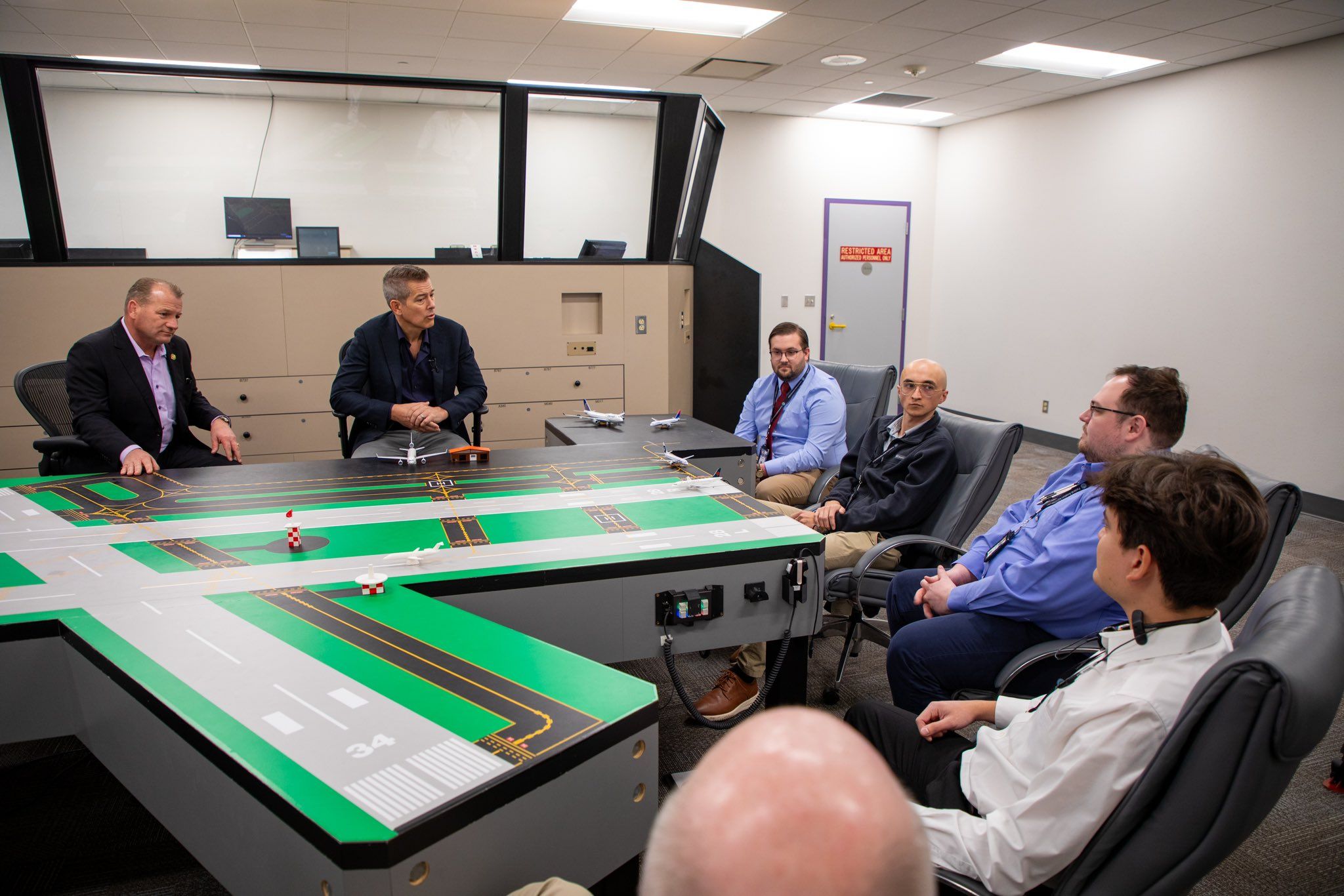 FAA's Air Traffic Controller "Hiring Supercharge" Sees 10,000 Applicants