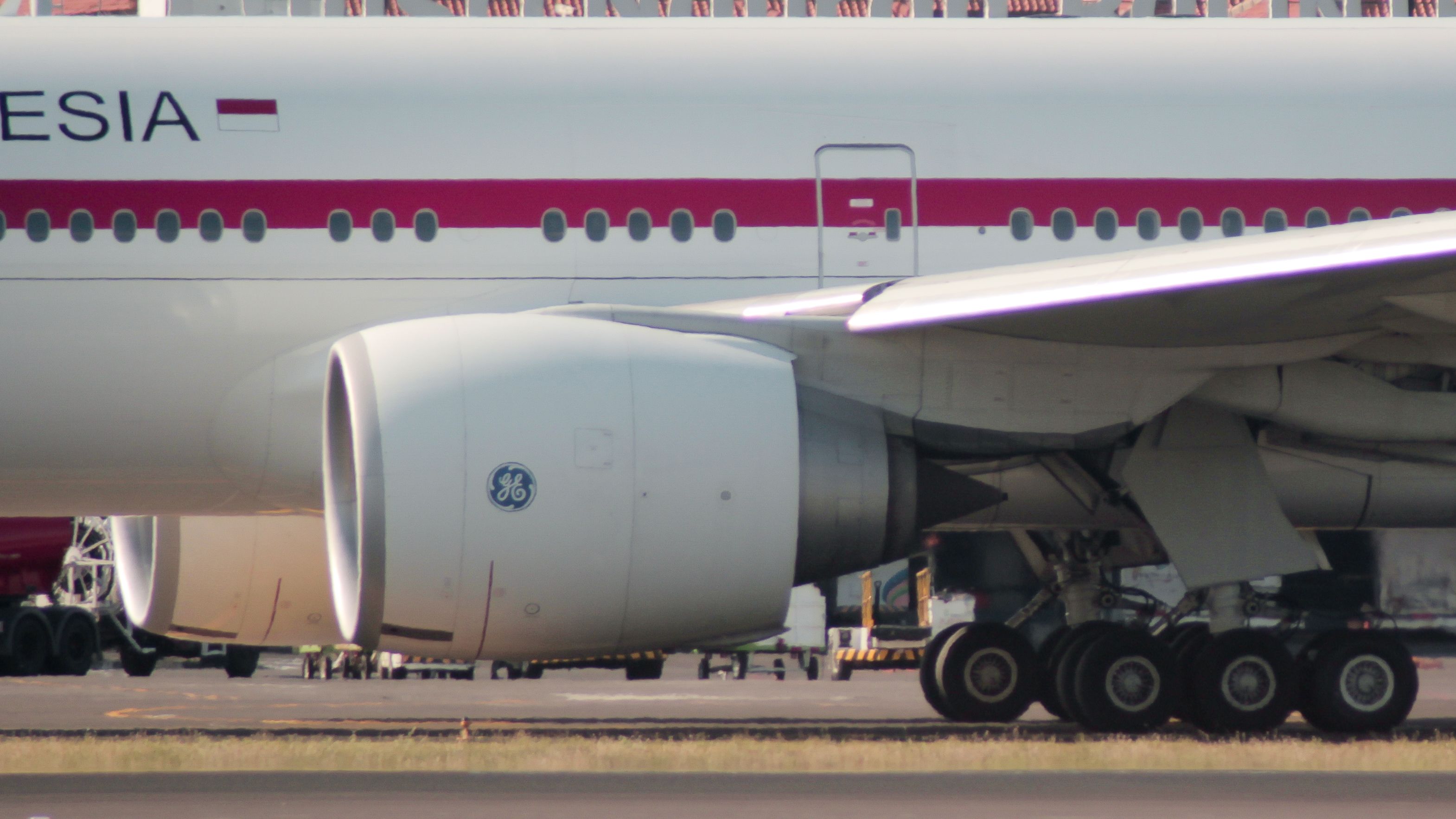 Why The Boeing 777 Has Such Large Engines