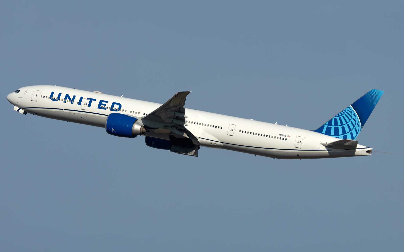 Fewer Than 900 Miles: The Shortest Boeing 777 Flights In The US