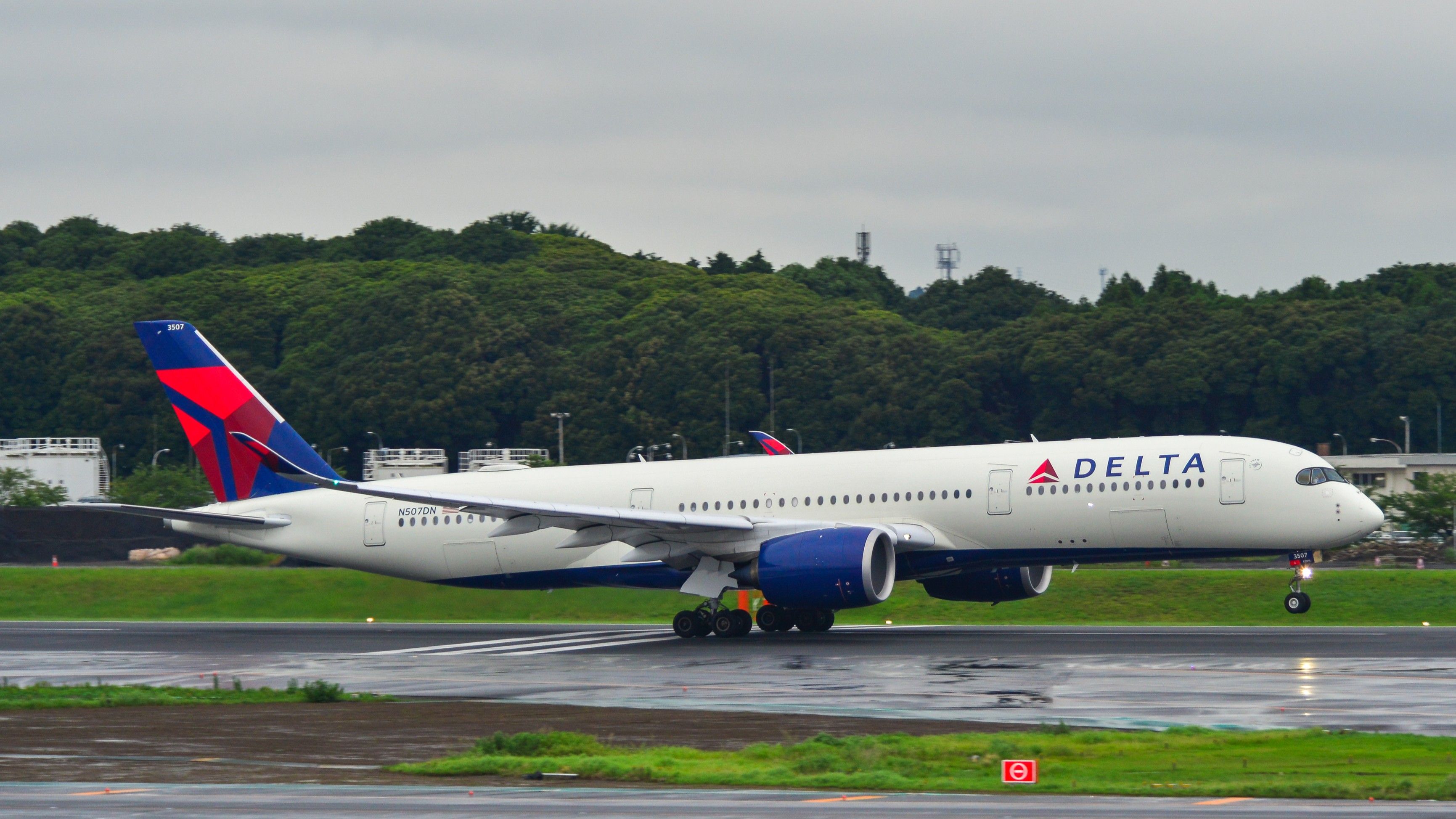 Diversion: Delta Air Lines Airbus A350 Takes 12 Hours To Fly Detroit To ...