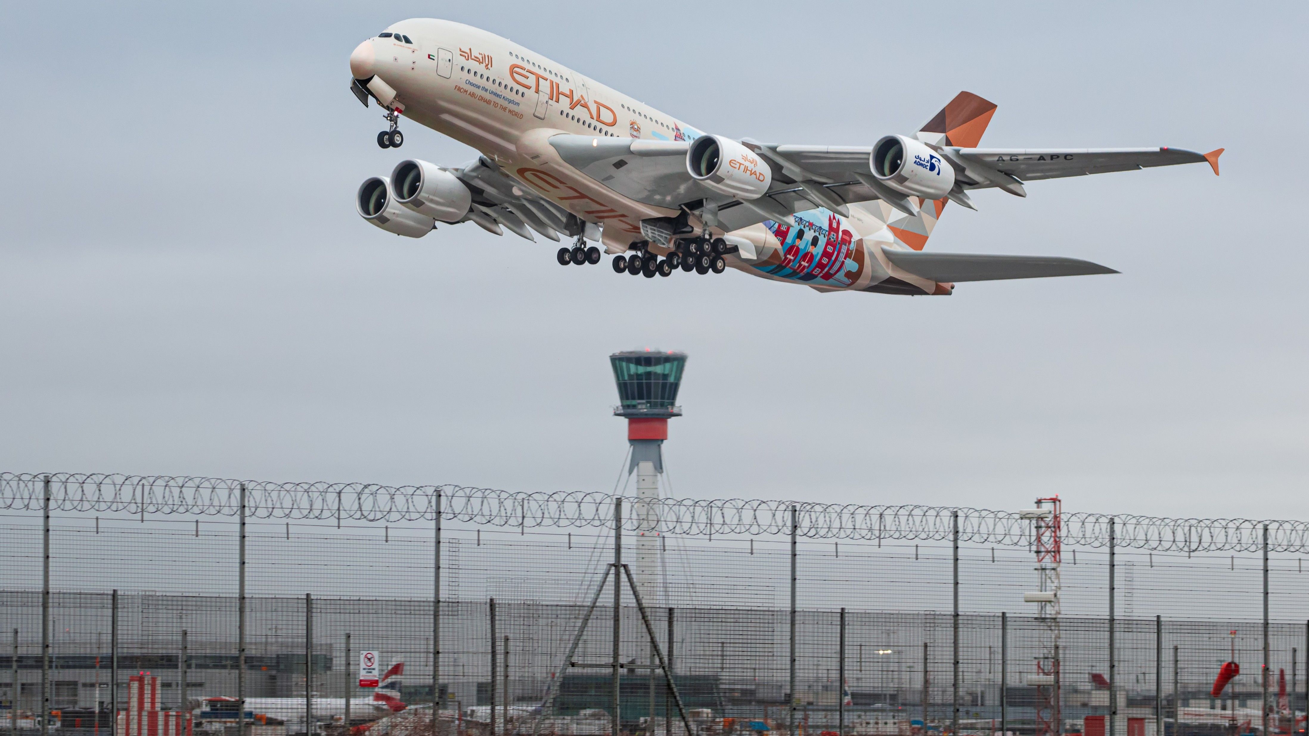 Schedule Change: Etihad Will Operate 3 Daily Airbus A380 Flights To London Heathrow
