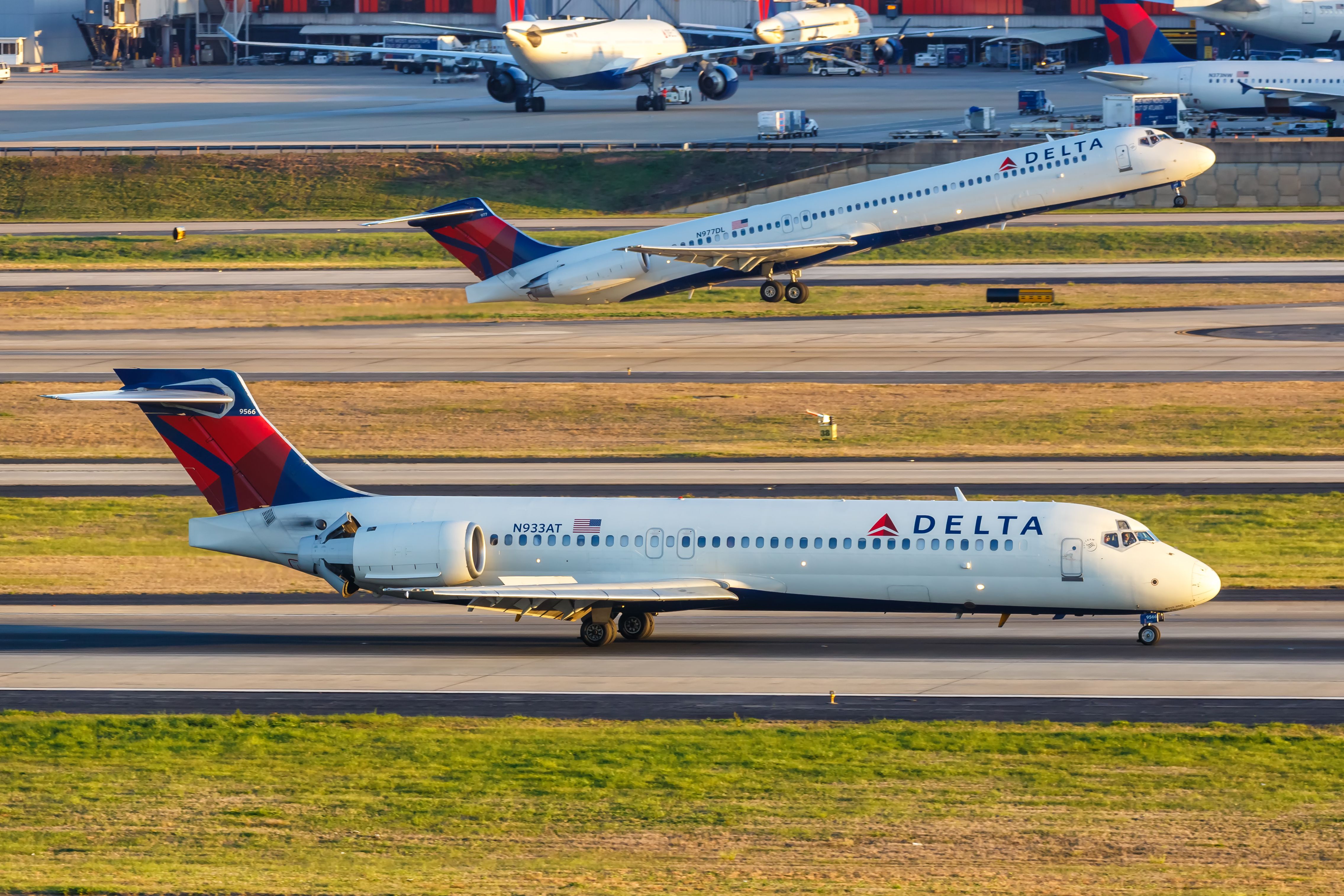 NTSB: Fatigue crack caused Delta 717 nose gear failure | News Minimalist