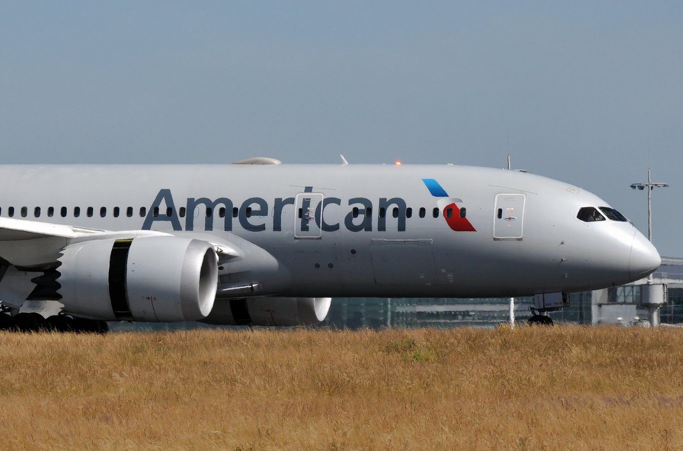 American Airlines 'Landline' Service Gets Passengers To & From PHL Via Bus