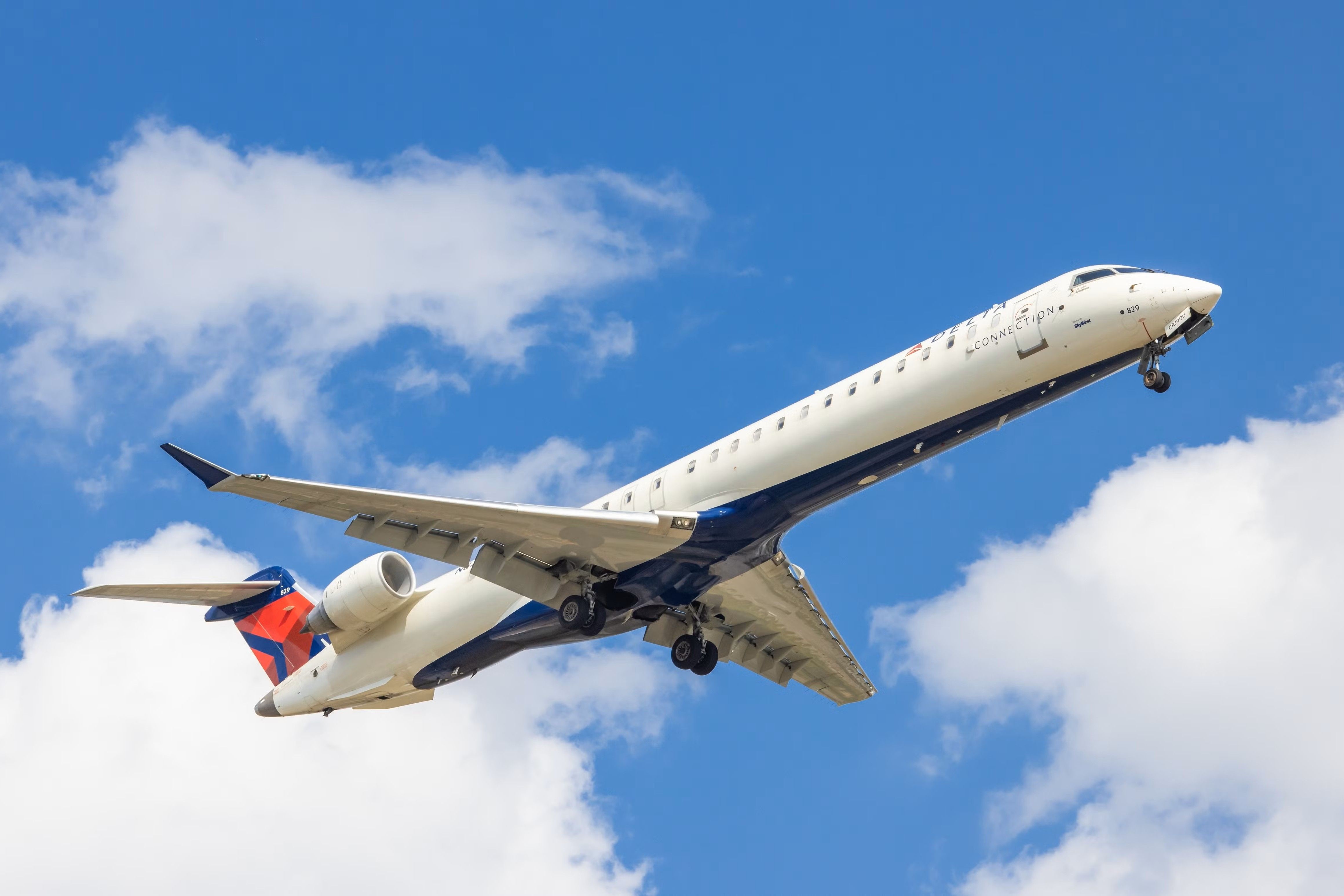 Delta Air Lines To Resume Bombardier CRJ900 Flights Between Raleigh ...