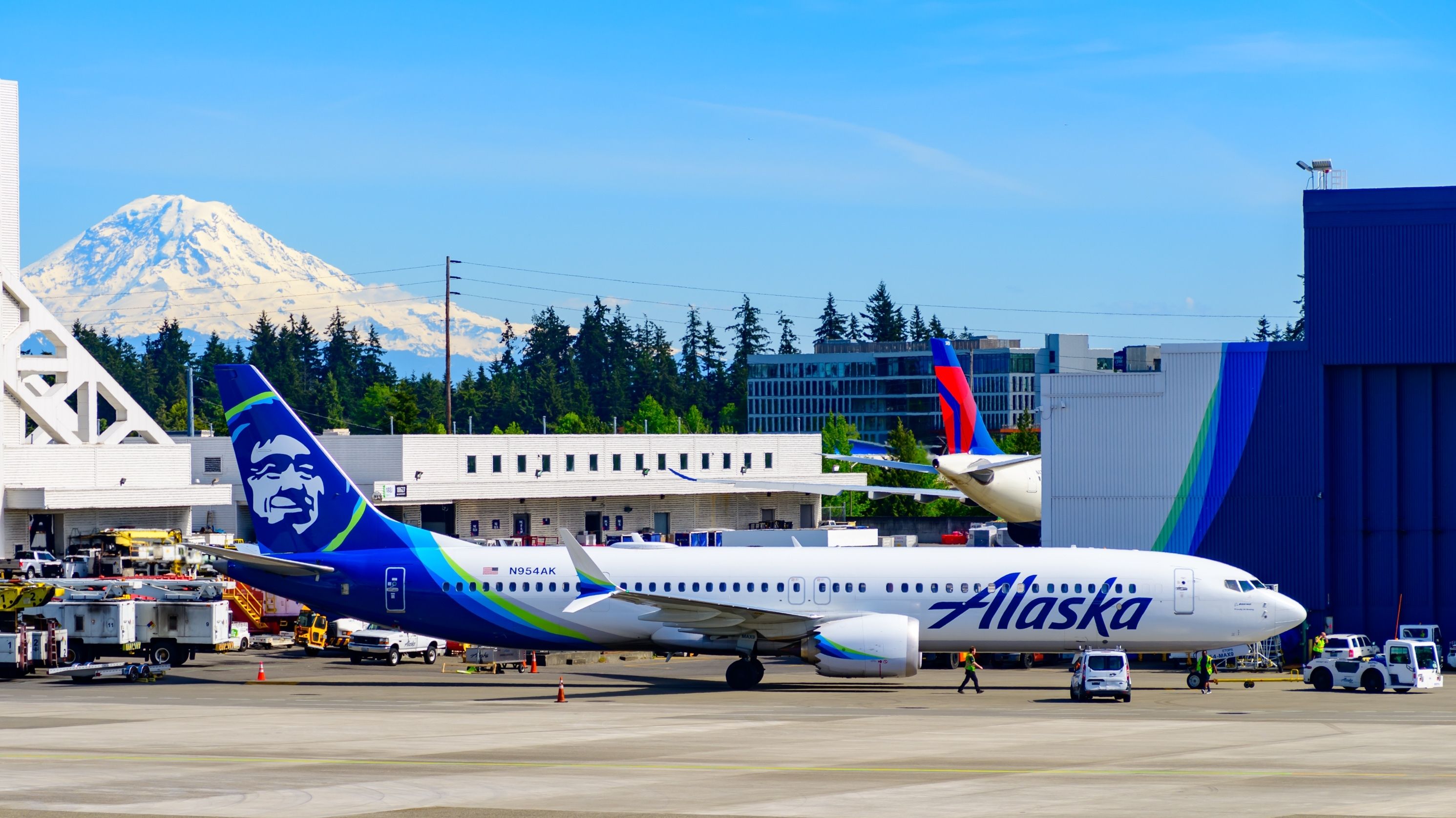 NTSB Will Hold Hearing To Establish Cause Of Alaska Airlines Boeing 737 ...