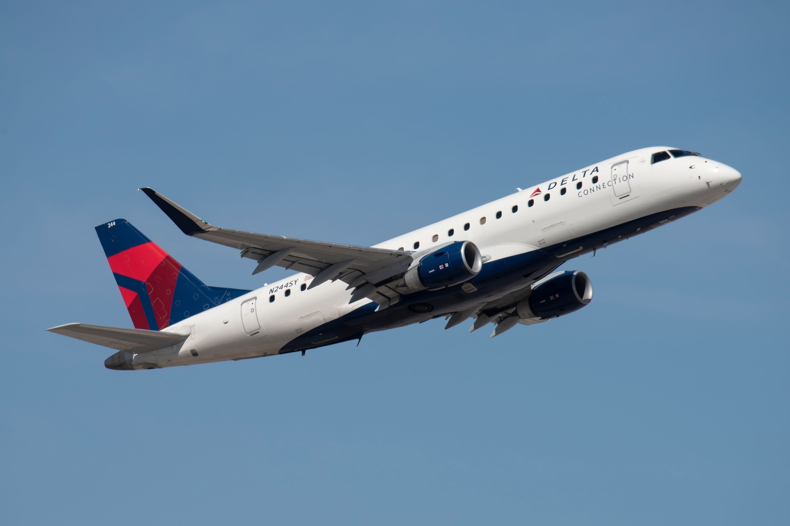 $3.6 Billion: SkyWest Discloses Major Order For 60 Embraer E175s & 50 ...