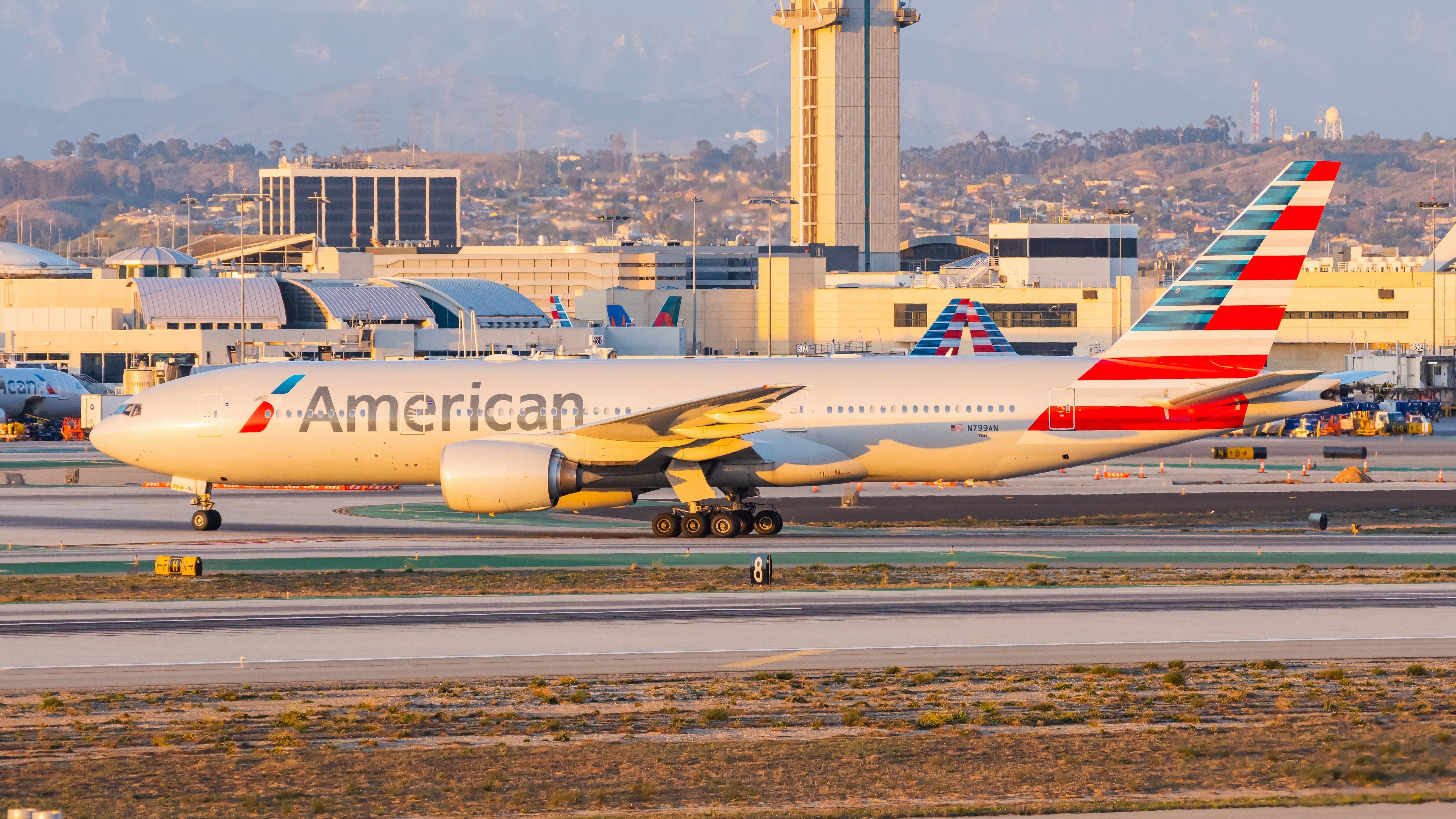 American Airlines' Boeing 777s Return To New York JFK-Los Angeles After ...